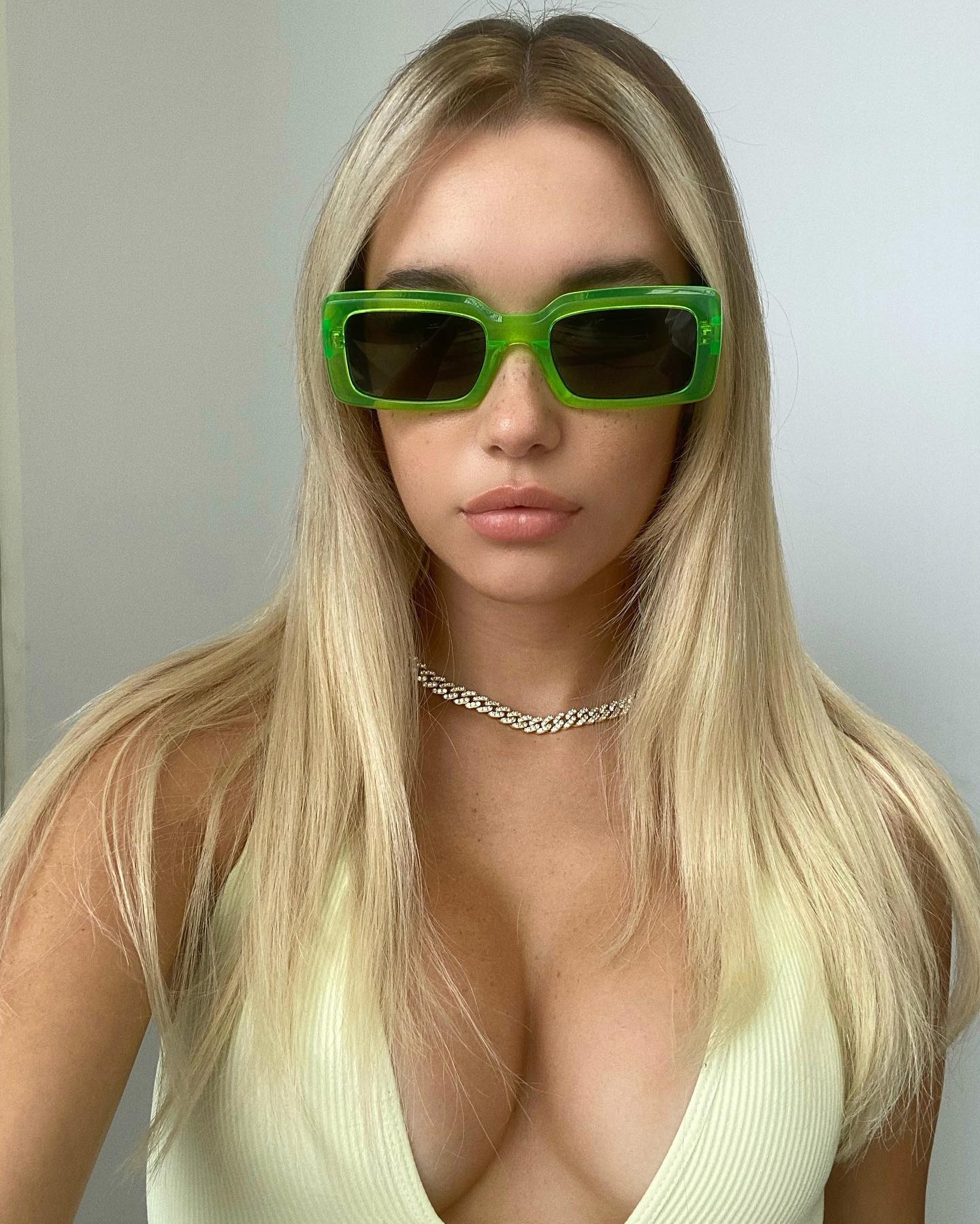 Cleavage | Scrolller