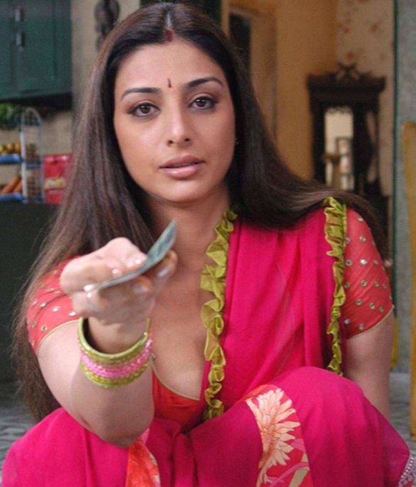 Cleavage | Scrolller