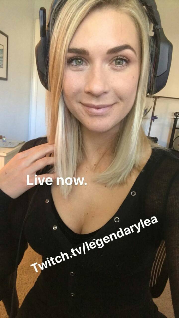 Cleavage Scrolller