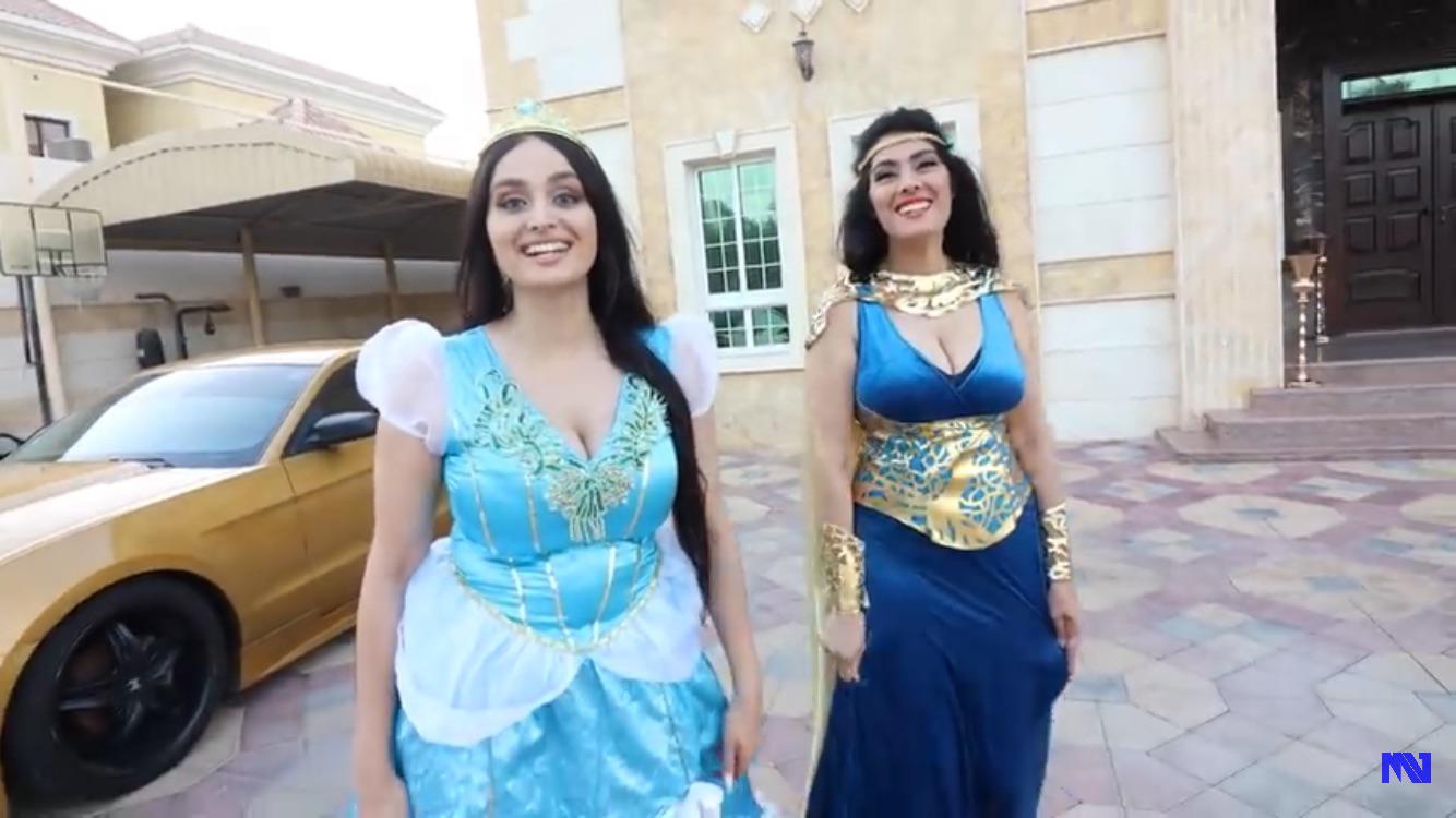 Cleavage tho 😍 | Scrolller