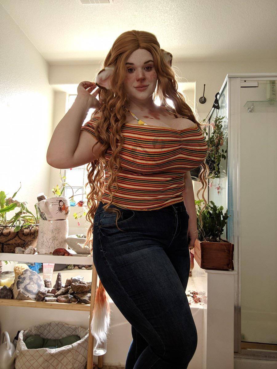 Clementine | Scrolller