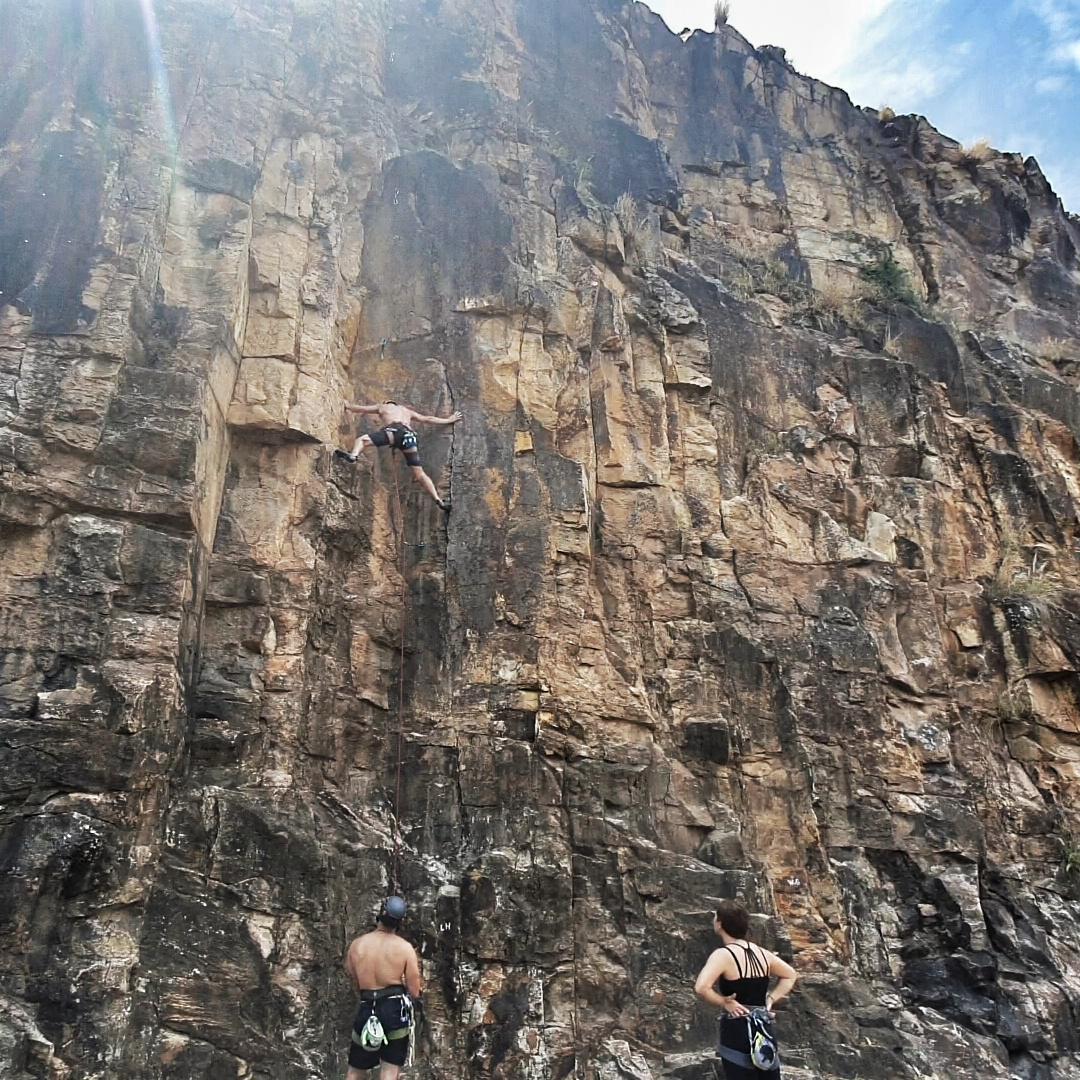 Climbing an interesting classic at Kangaroo Point... "Love Hurts" | Scrolller