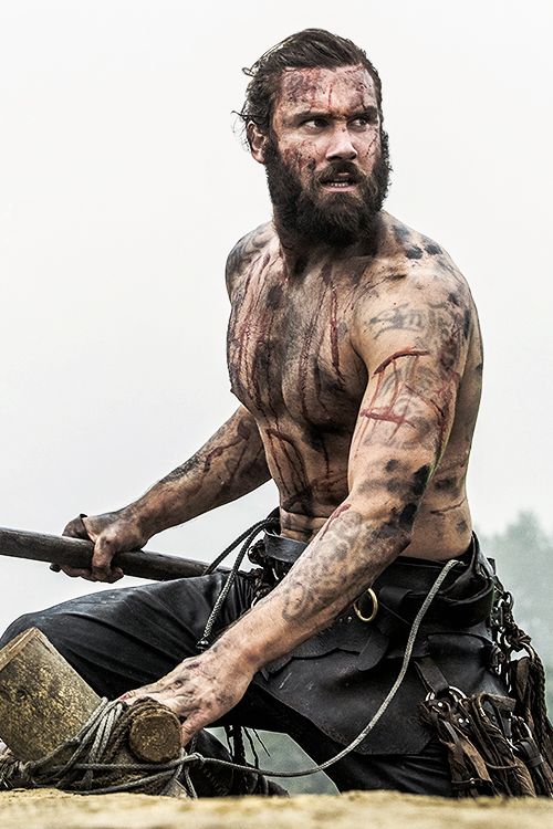 Clive Standen from Vikings, woooooah | Scrolller