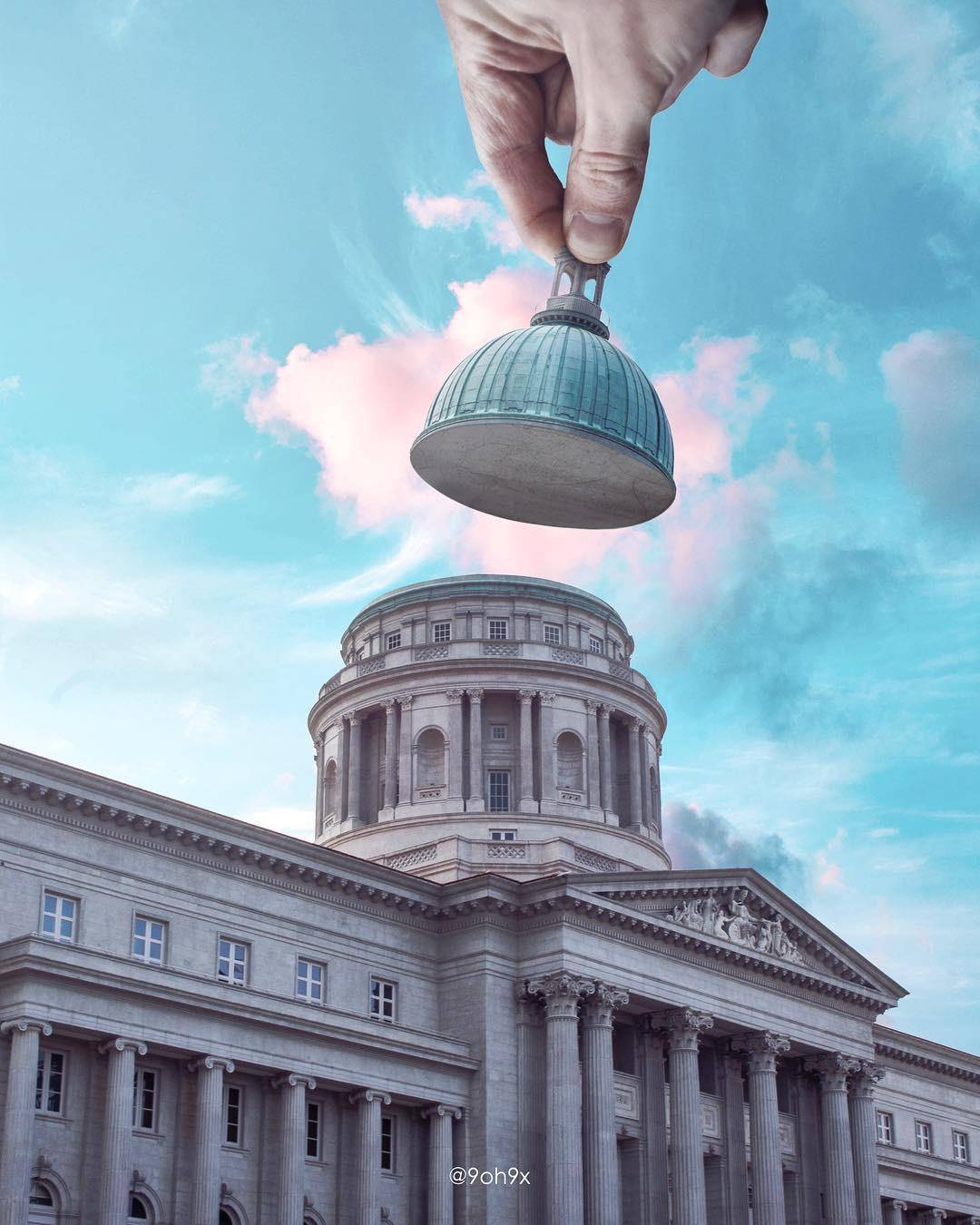 Closing the lid | Scrolller