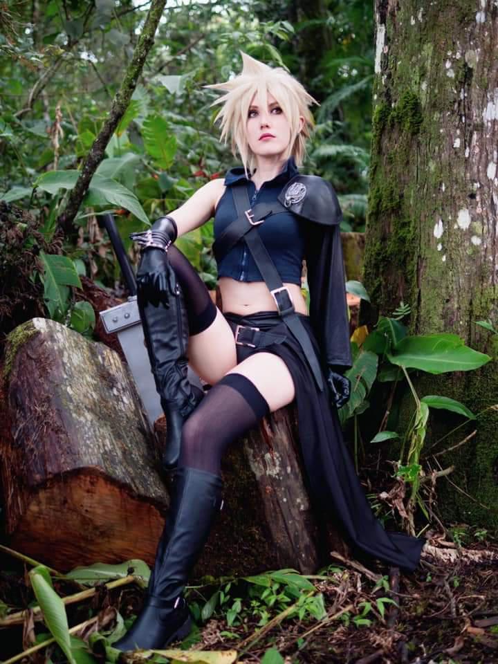 Cloud Strife - Rule 63 - (Cosplayer: Molecular Agatha) | Scrolller