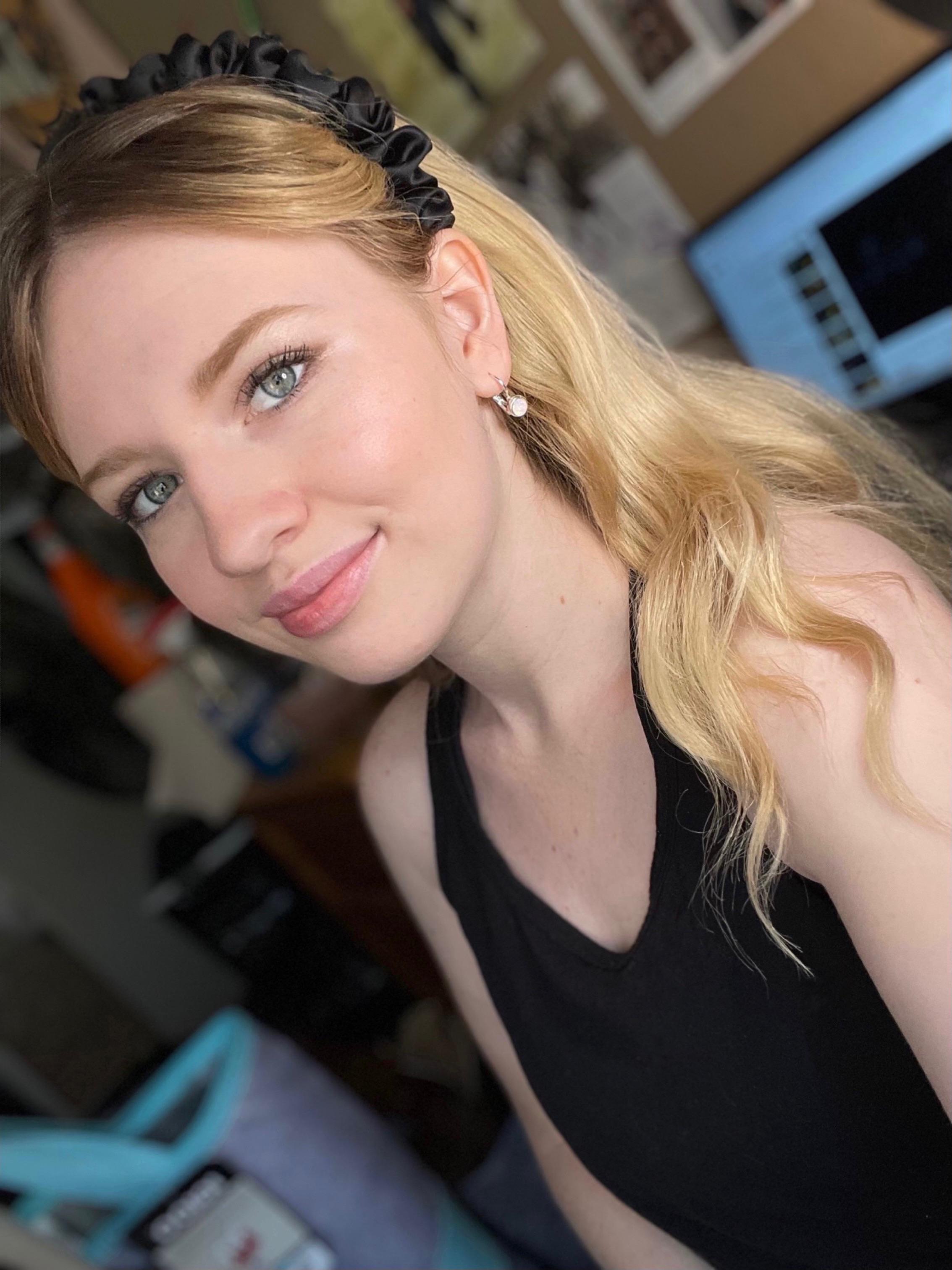 Cloudy days make my eyes look a little darker | Scrolller