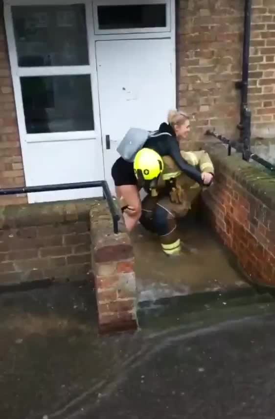 Cmon now🍑👀 | Scrolller