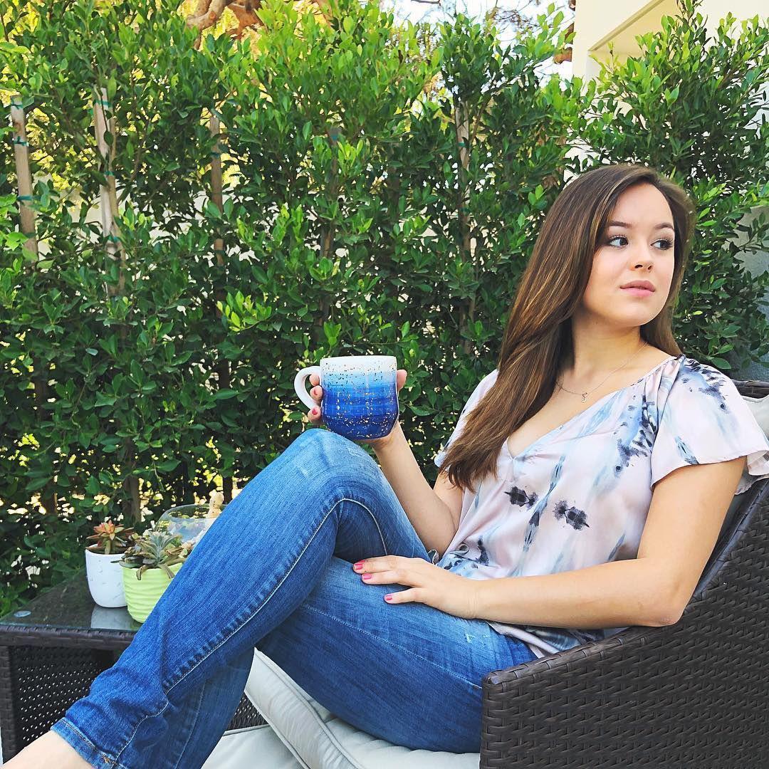 Coffee Break | Scrolller