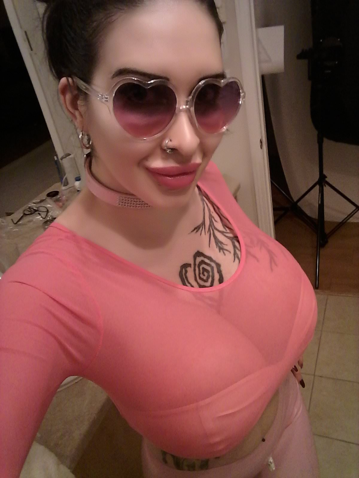 Collared slut | Scrolller