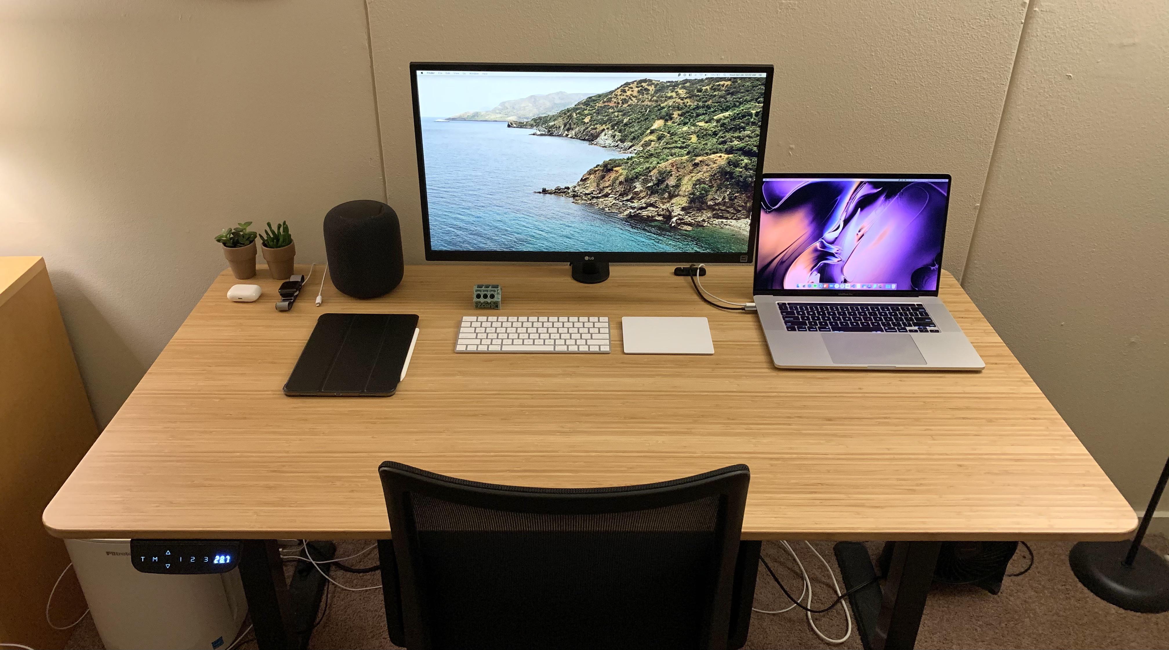 College setup | Scrolller