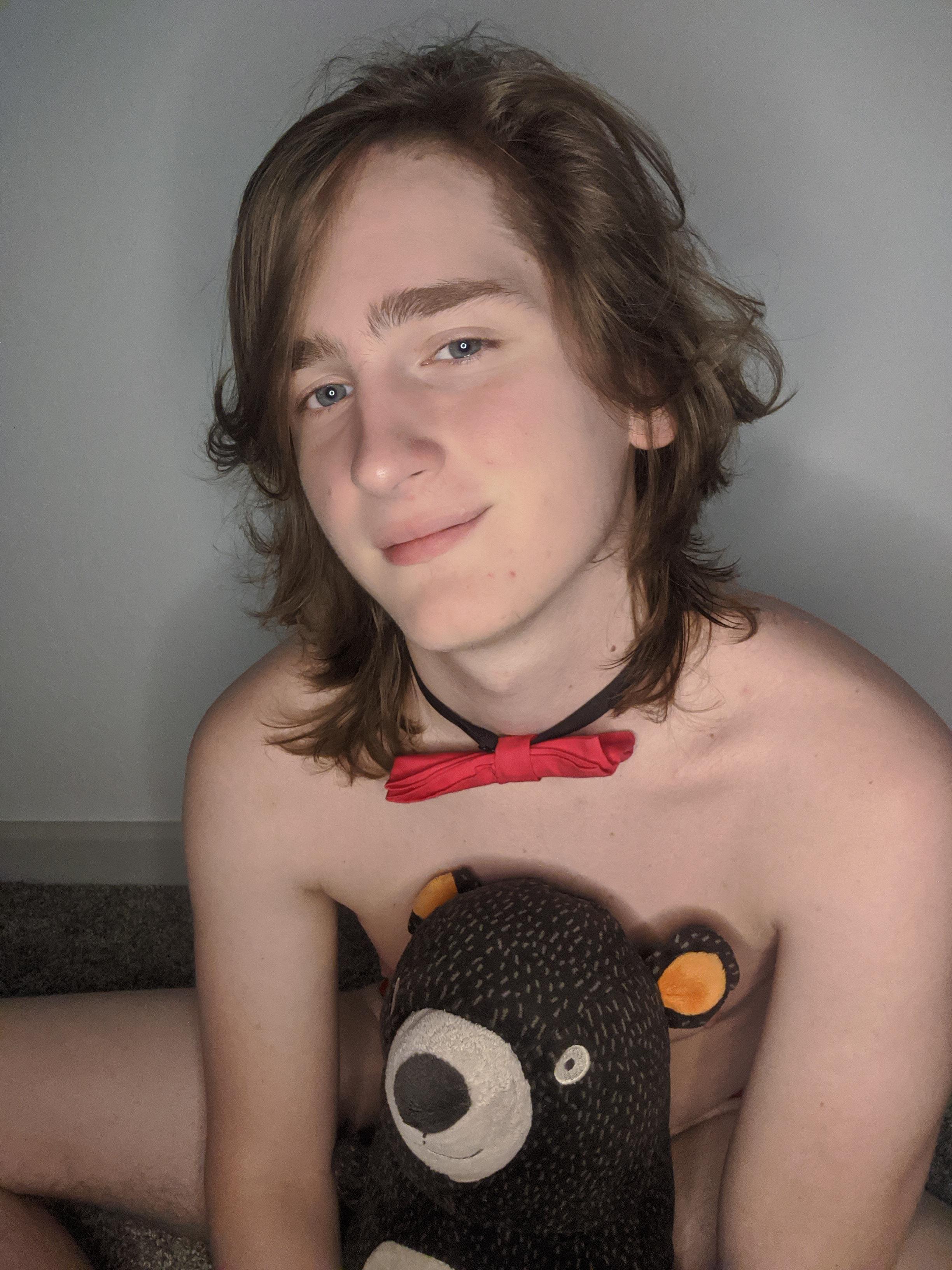 Come see me have fun with my bear 😜😘 | Scrolller