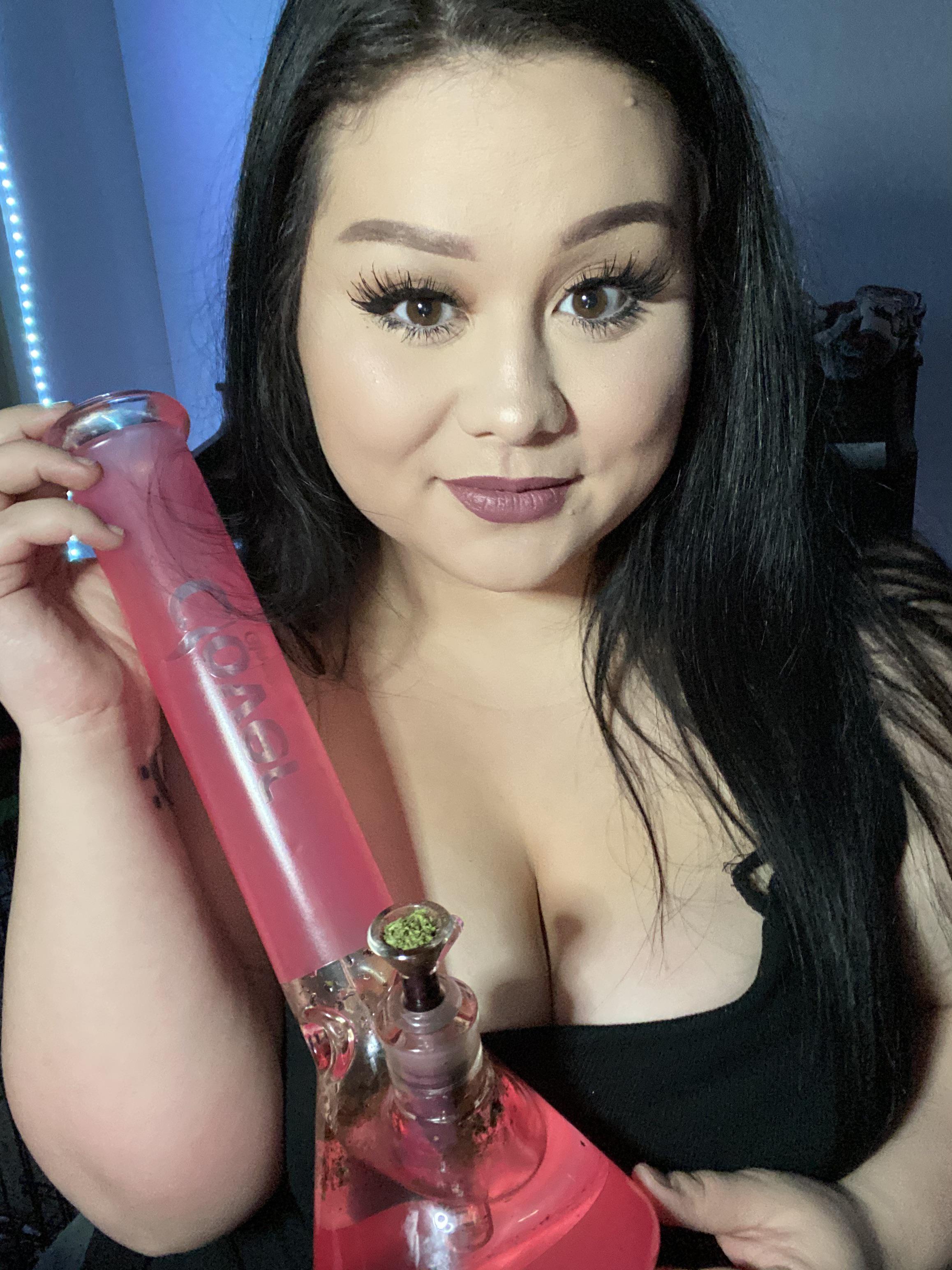 Come sesh with me🍃💨🔞 | Scrolller