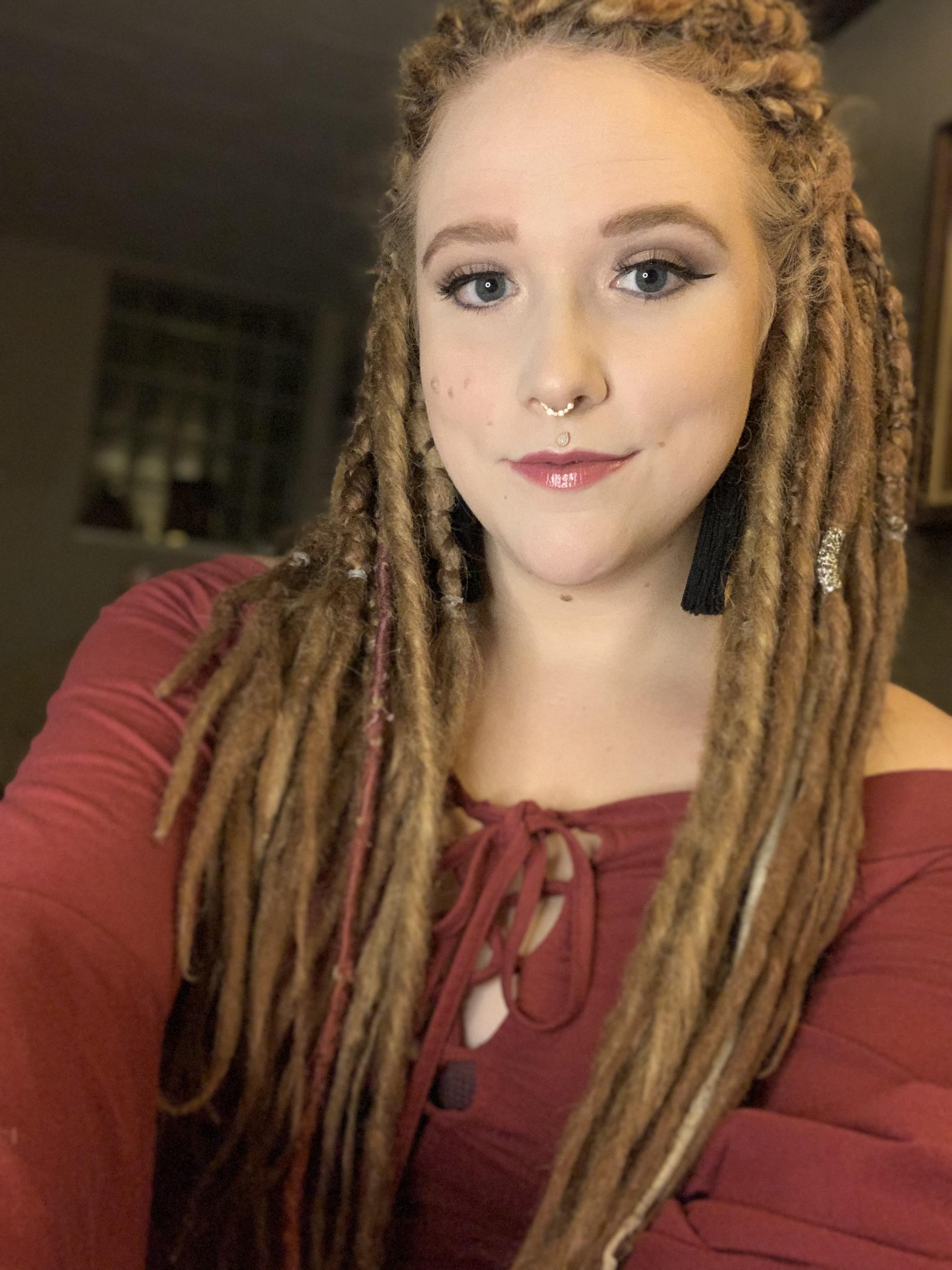 Come smoke with me? 🌬 | Scrolller