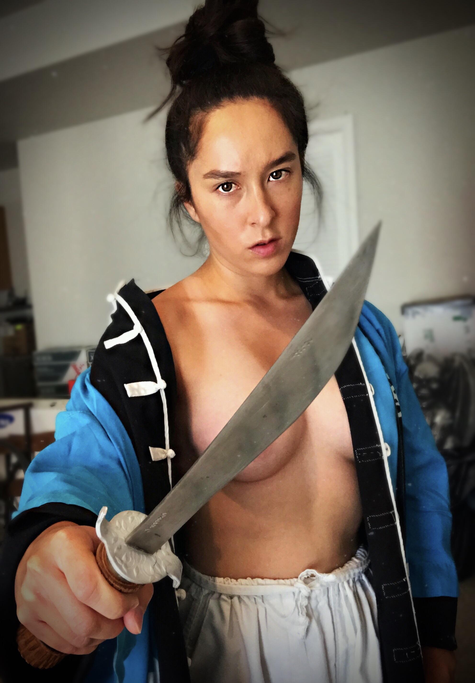 Come taste the tip of my blade 🤤 | Scrolller