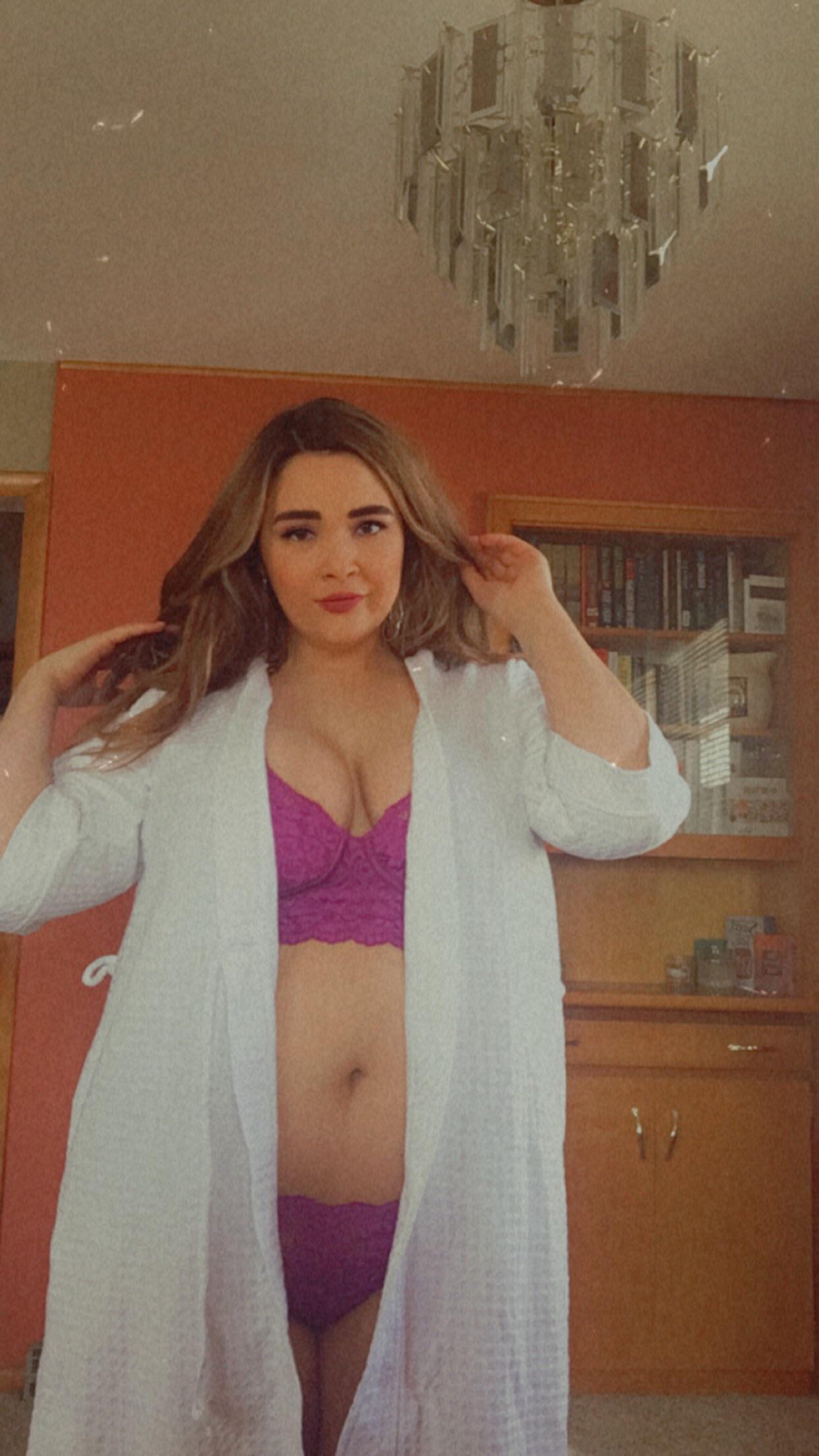 Come to bed and cuddle me | Scrolller