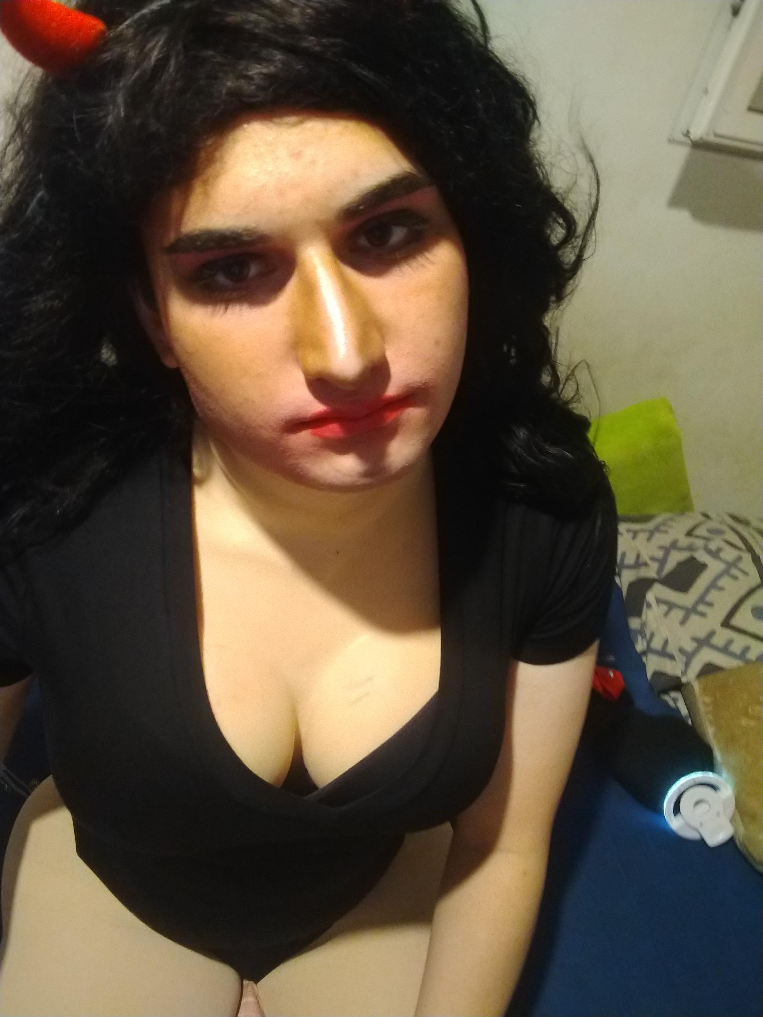 Come to hell, we have cake. | Scrolller