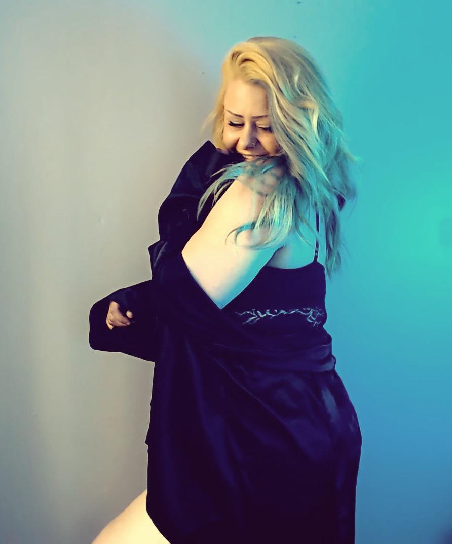 Come watch me on CB later in the day 🔥😍😇 irisssilvvers | Scrolller