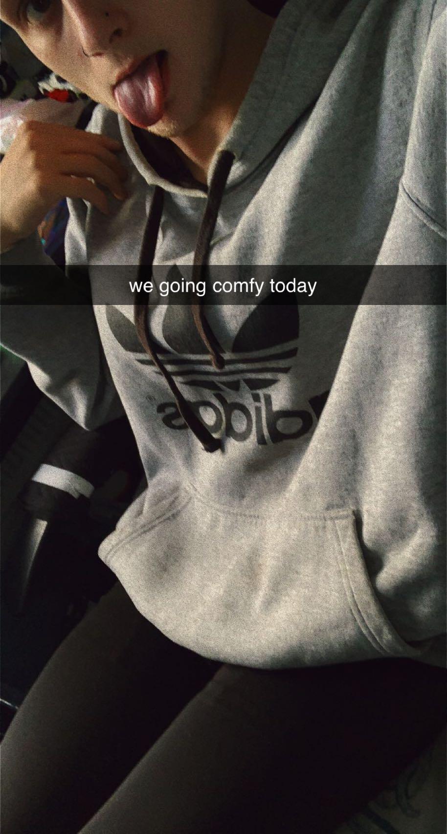 comfy day😝 | Scrolller