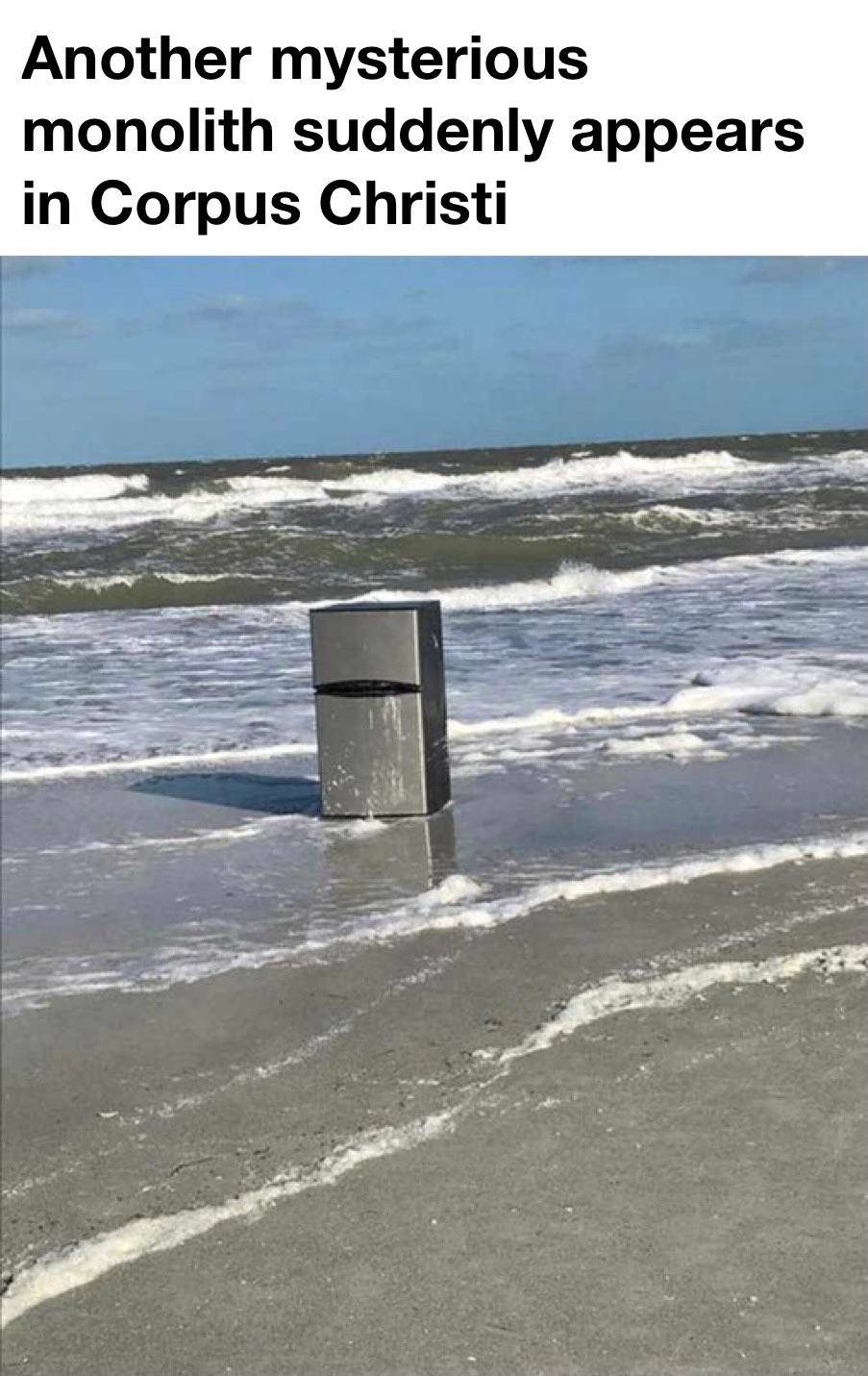 Common fridge sighting. 🧊 🌊 | Scrolller