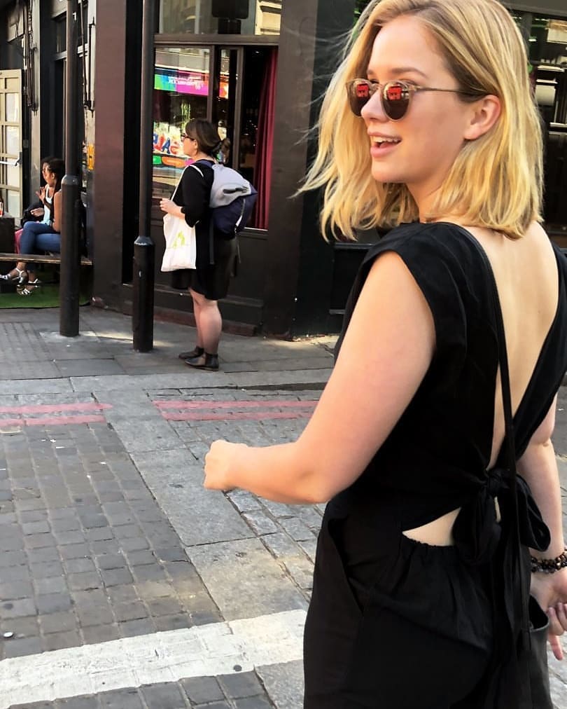 Cool chick | Scrolller