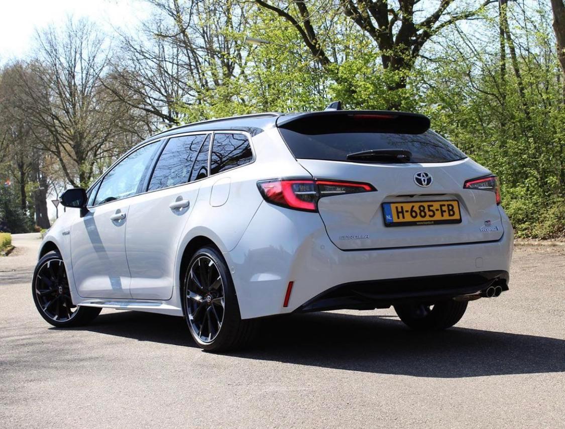 Corolla Touring GR Sport | Scrolller