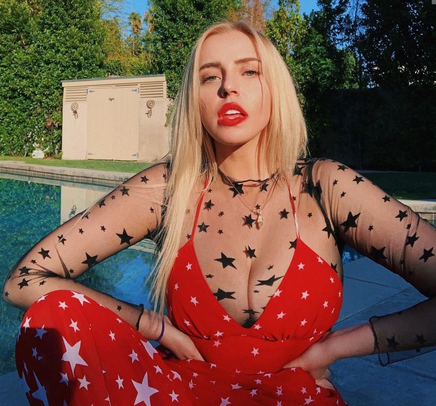 Counting my lucky stars. | Scrolller