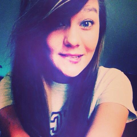 Country girl's lipbite | Scrolller