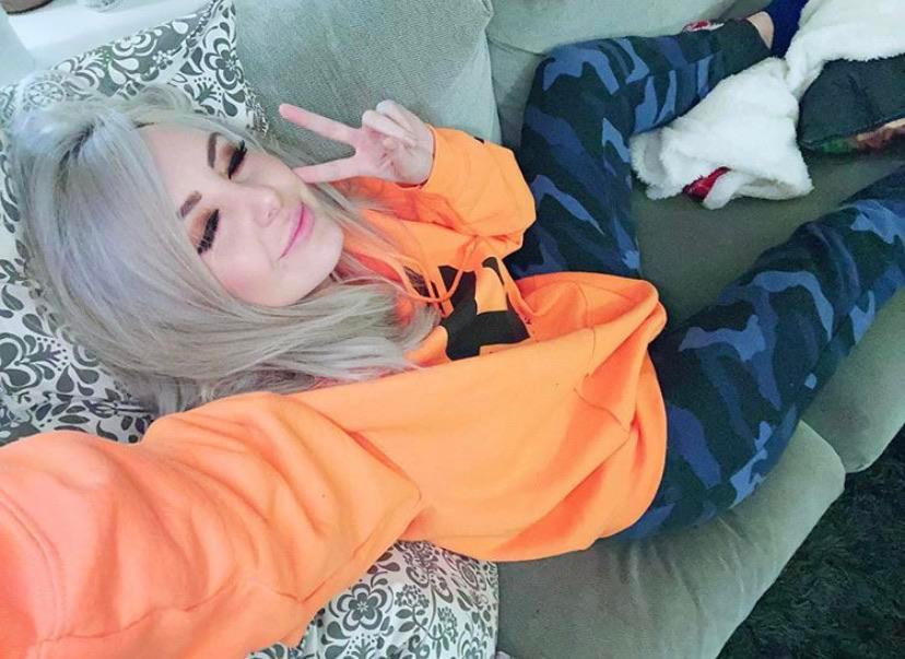 Cozy Jess | Scrolller