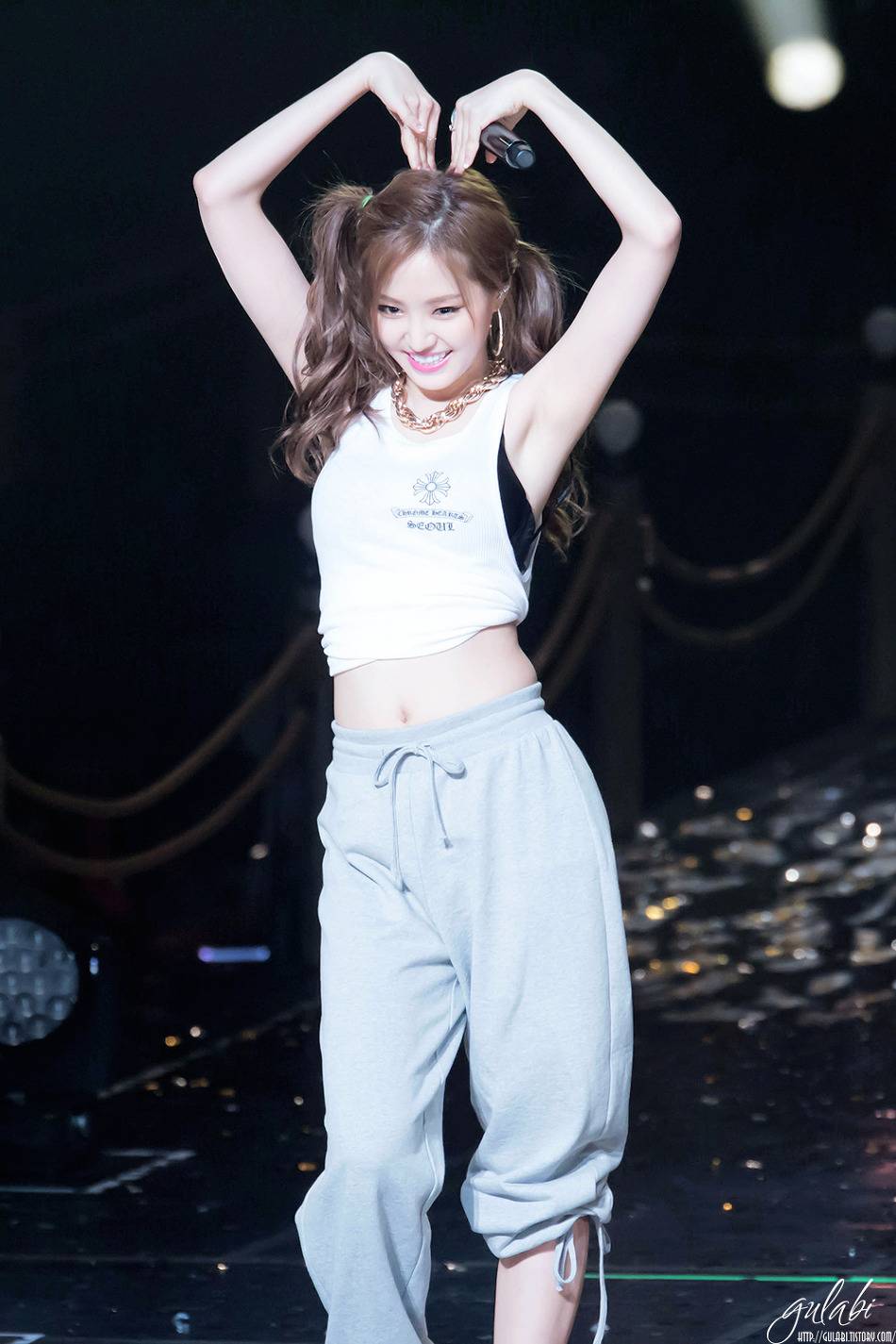 Crazy Naeun | Scrolller