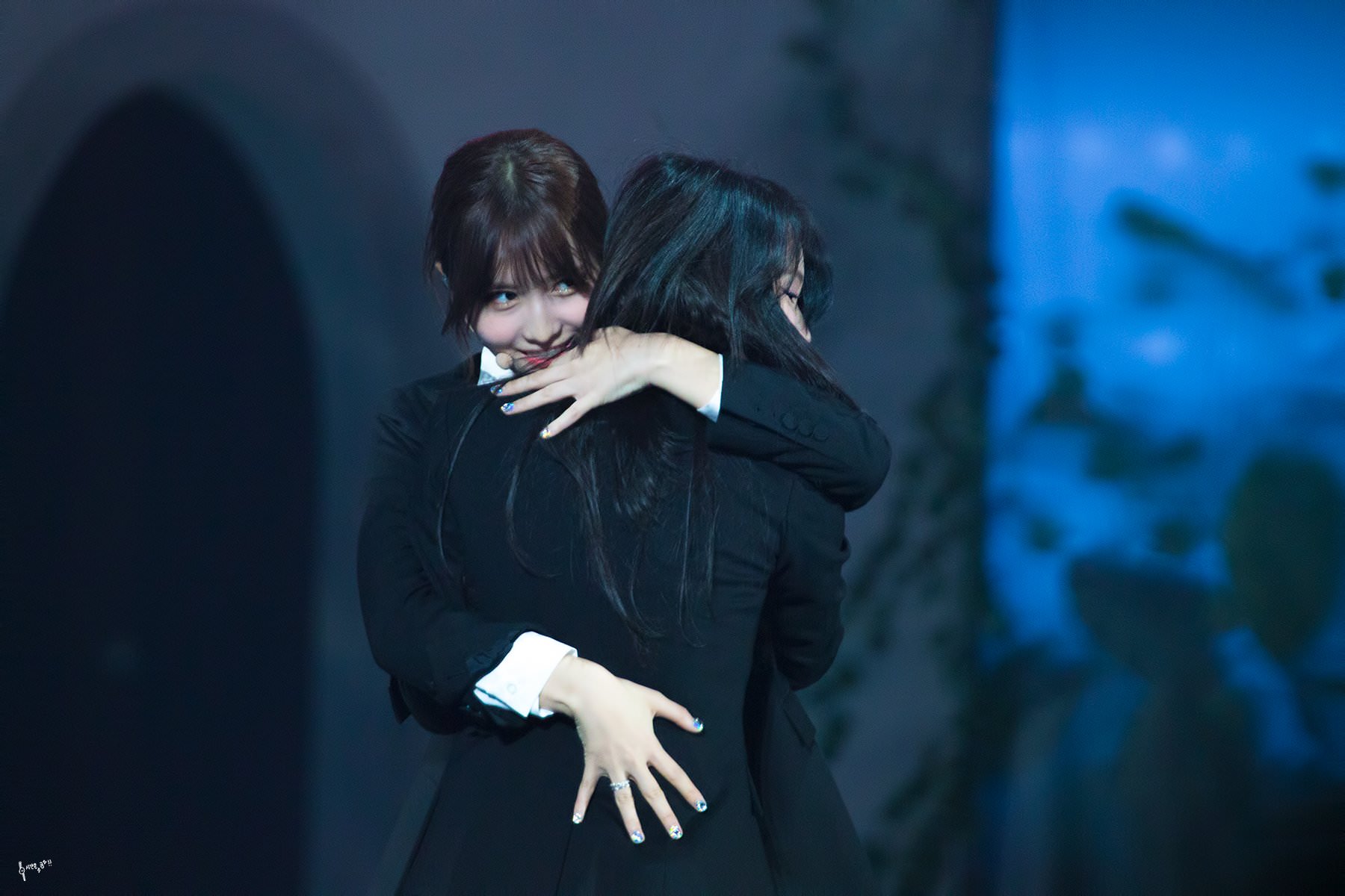 Creepy Momo and her baby Chaeyoung! | Scrolller