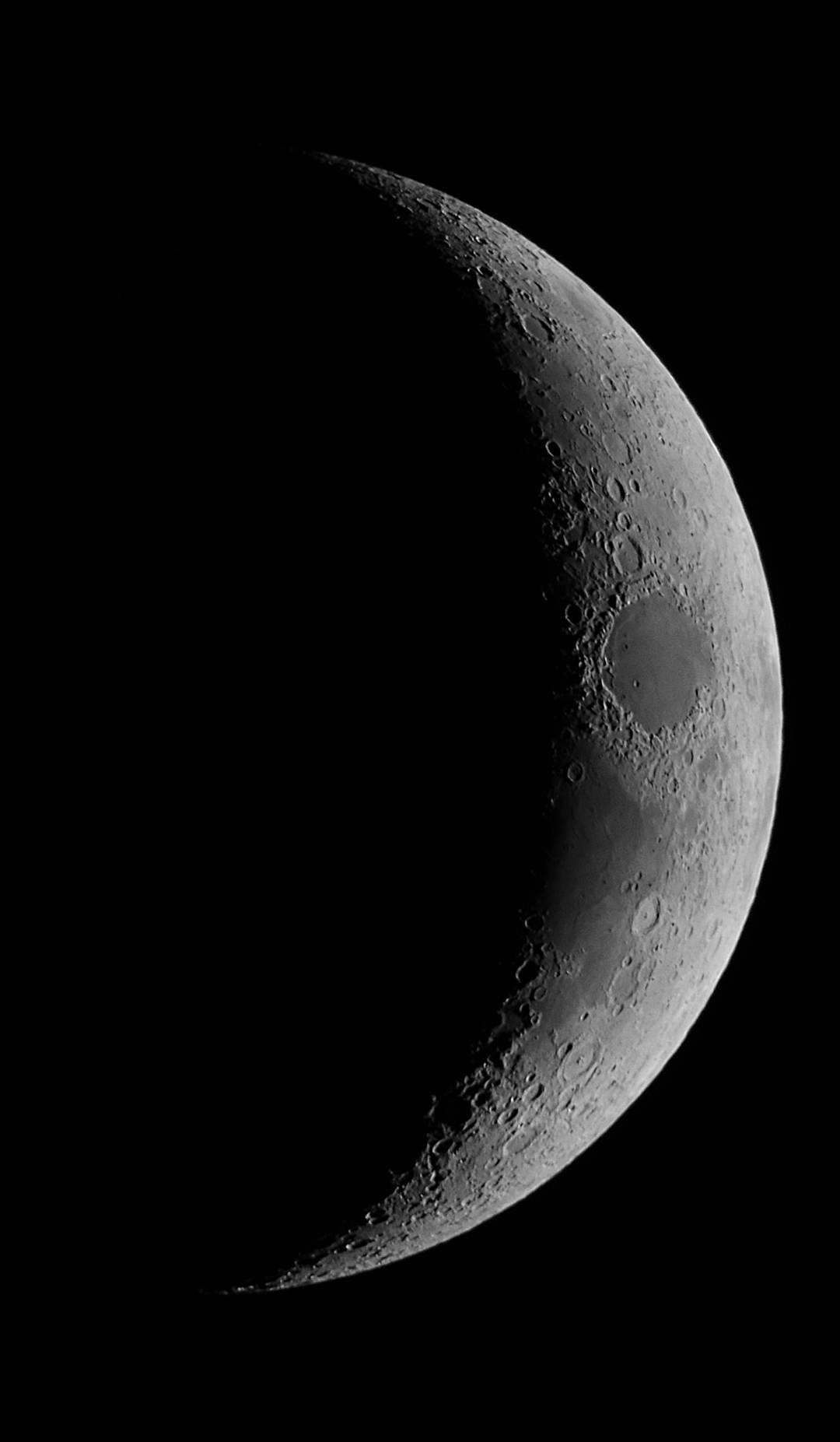 Crescent moon | Scrolller