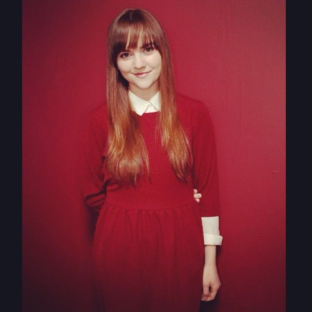 Crimson and Coy | Scrolller