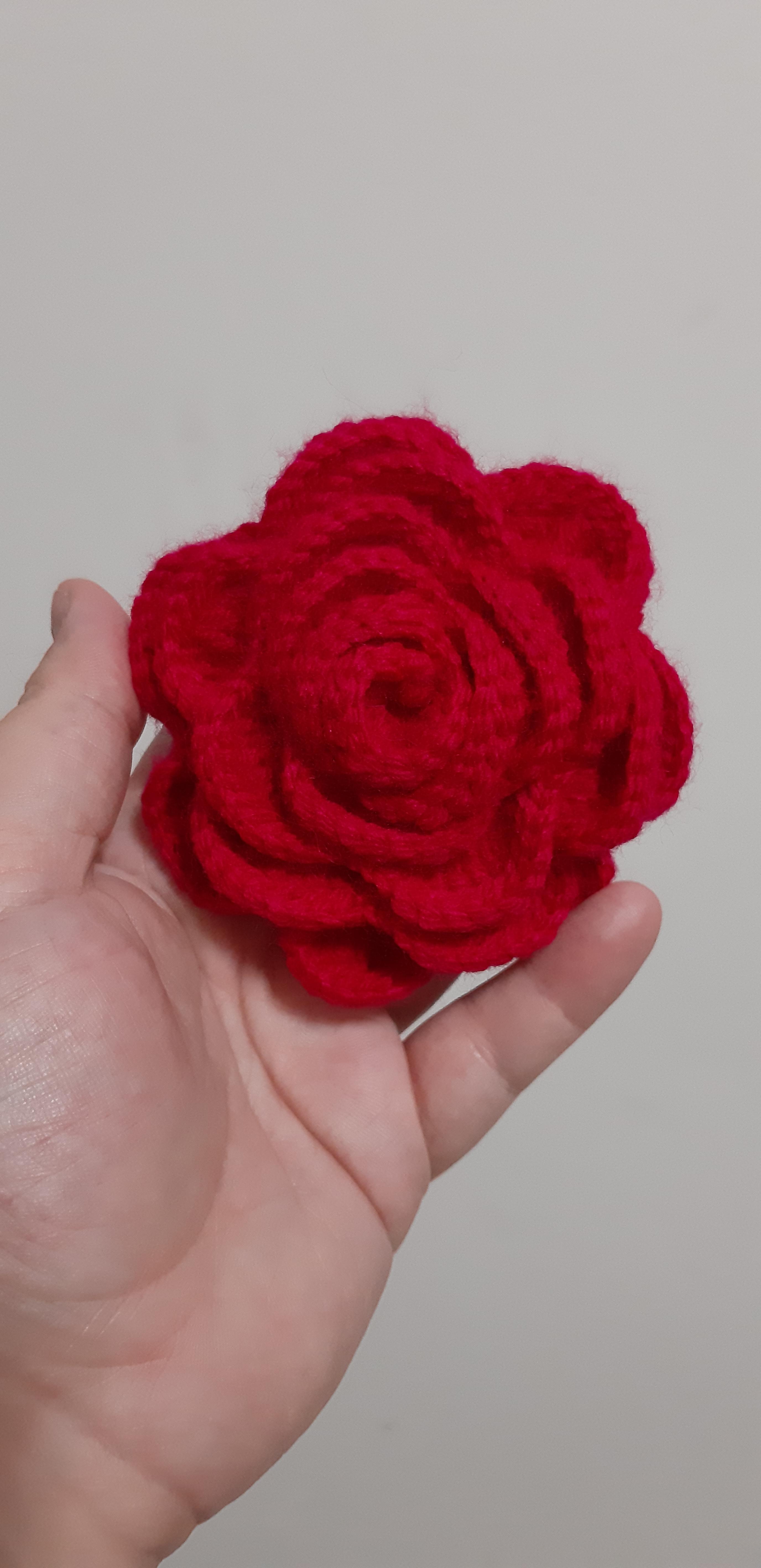 Crochet rose | Scrolller