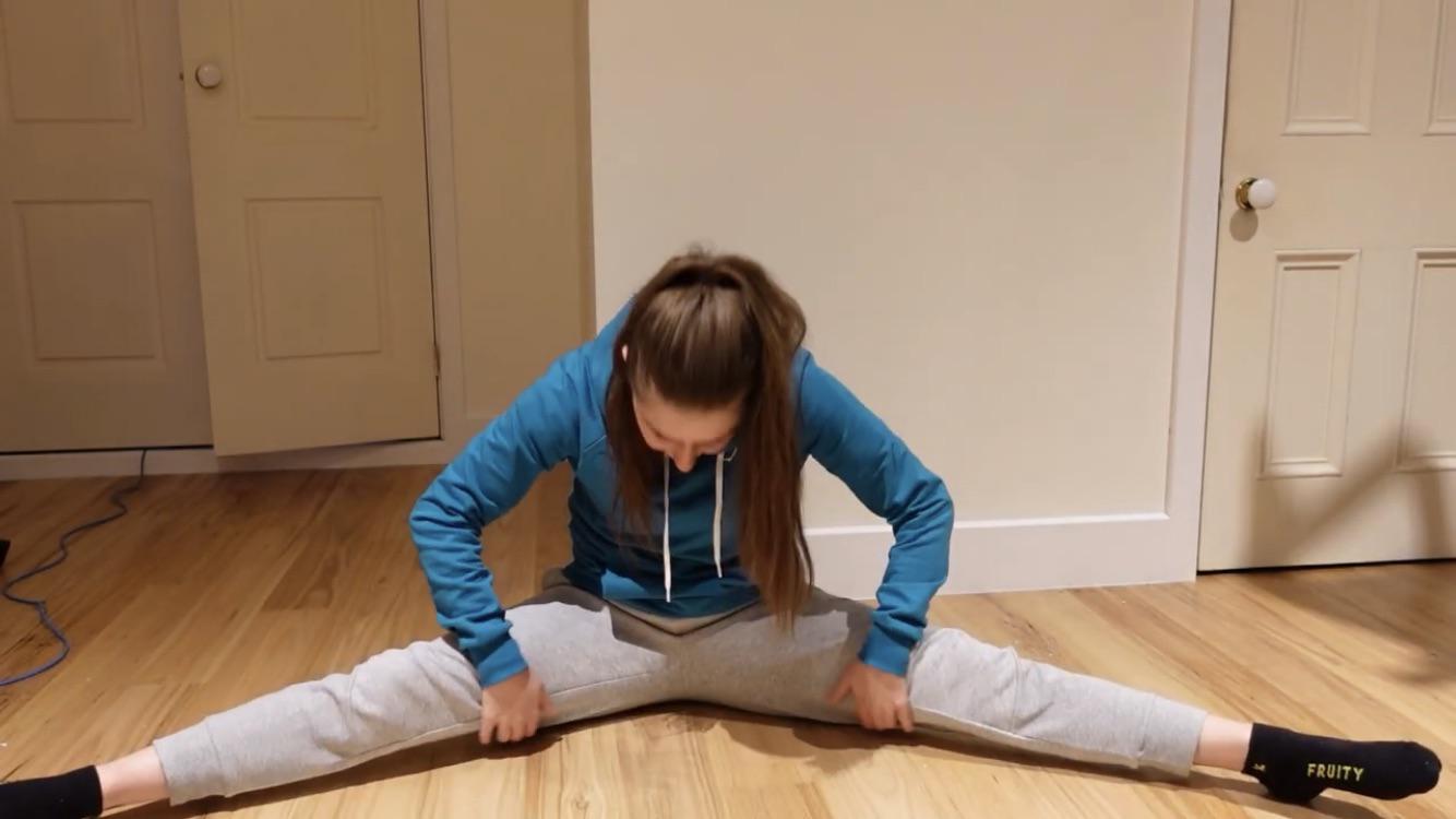 Crotch shot | Scrolller