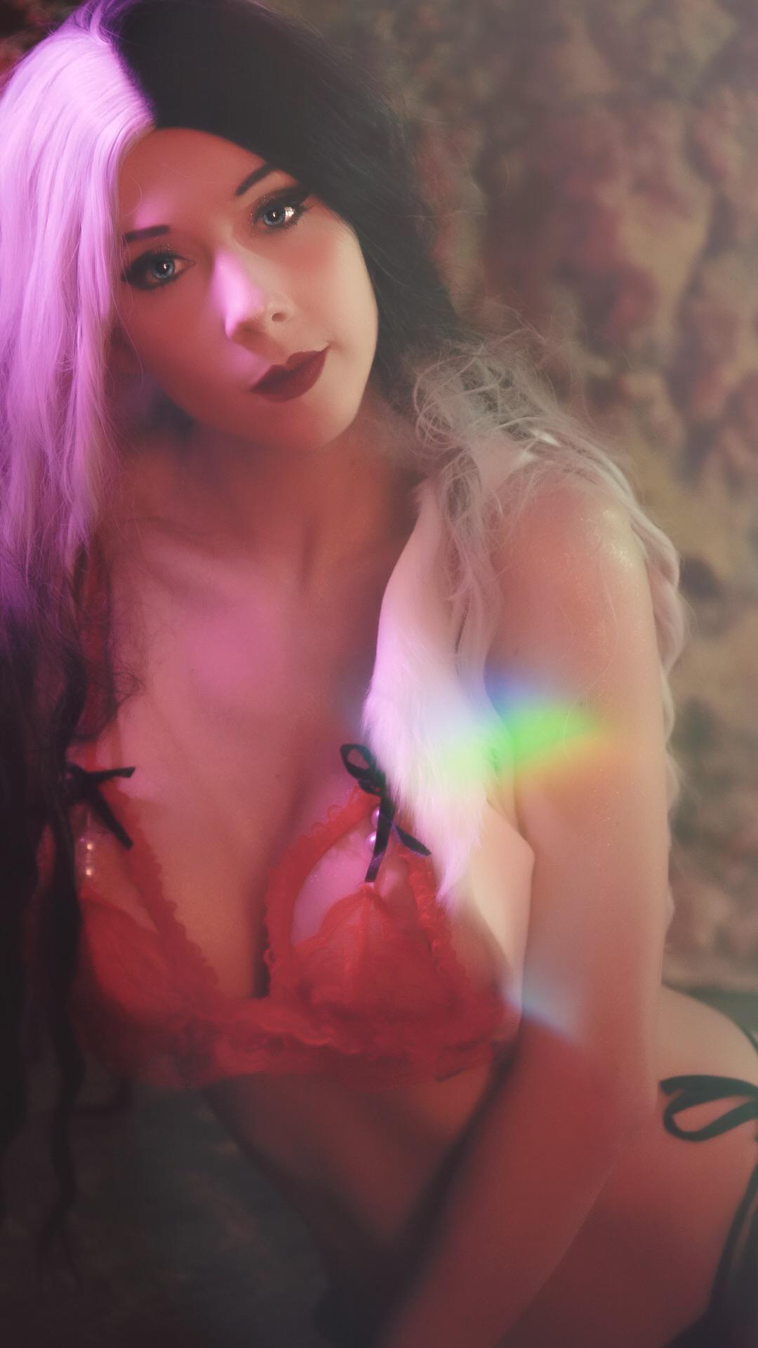 Cruella has some new lingerie - shannnwow_cosplay | Scrolller