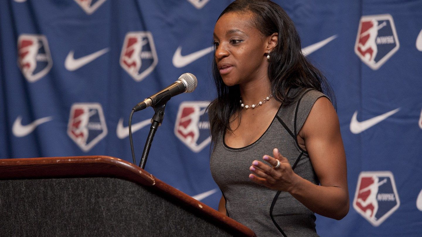 Crystal Dunn😍 | Scrolller