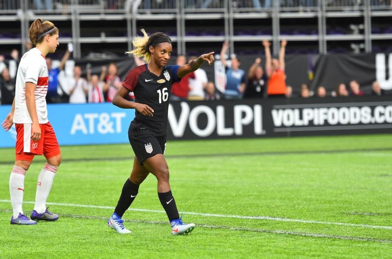 Crystal Dunn | Scrolller