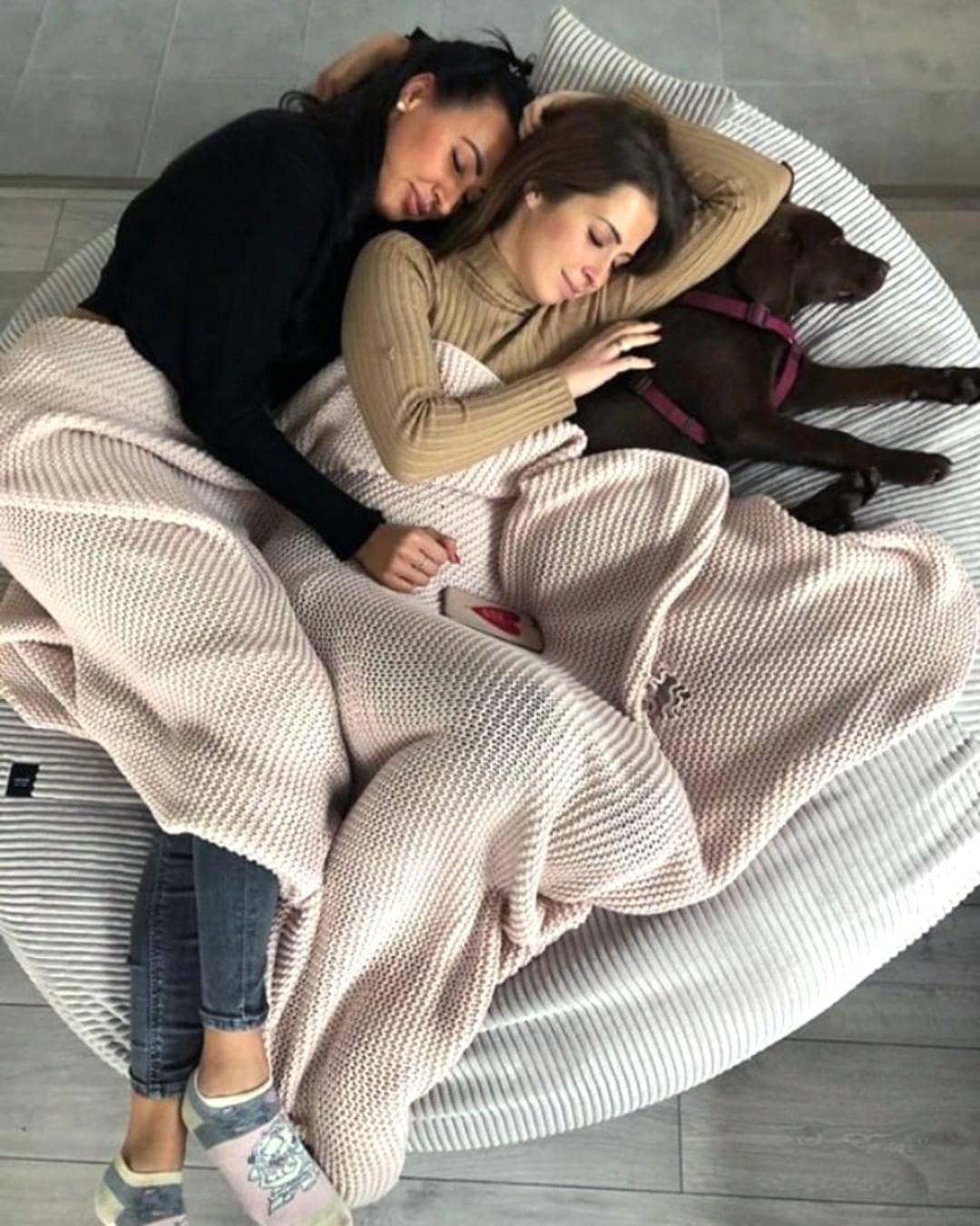 Cuddle party! | Scrolller