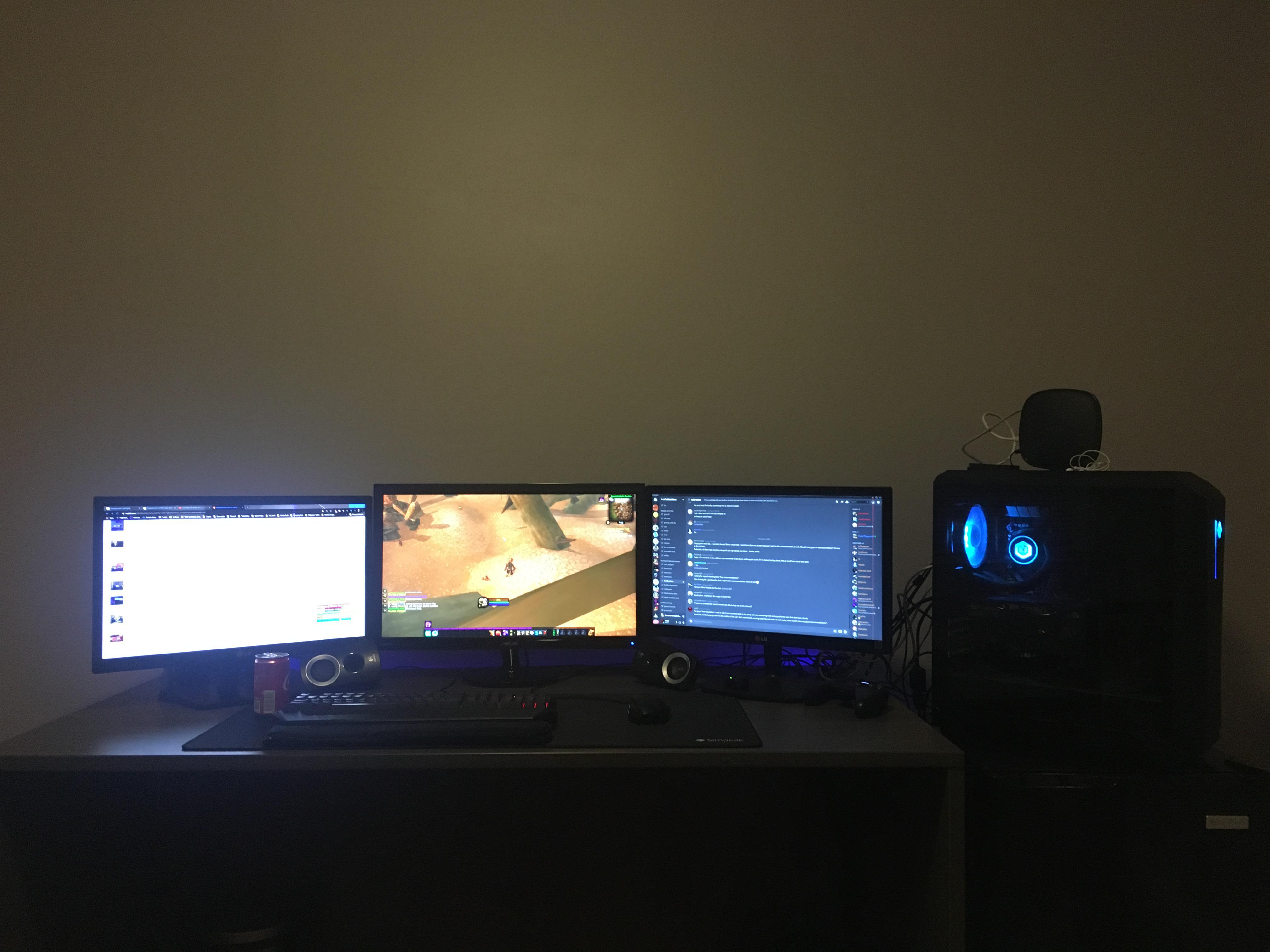 Current Battlestation. All this room on the wall what to do with it? | Scrolller
