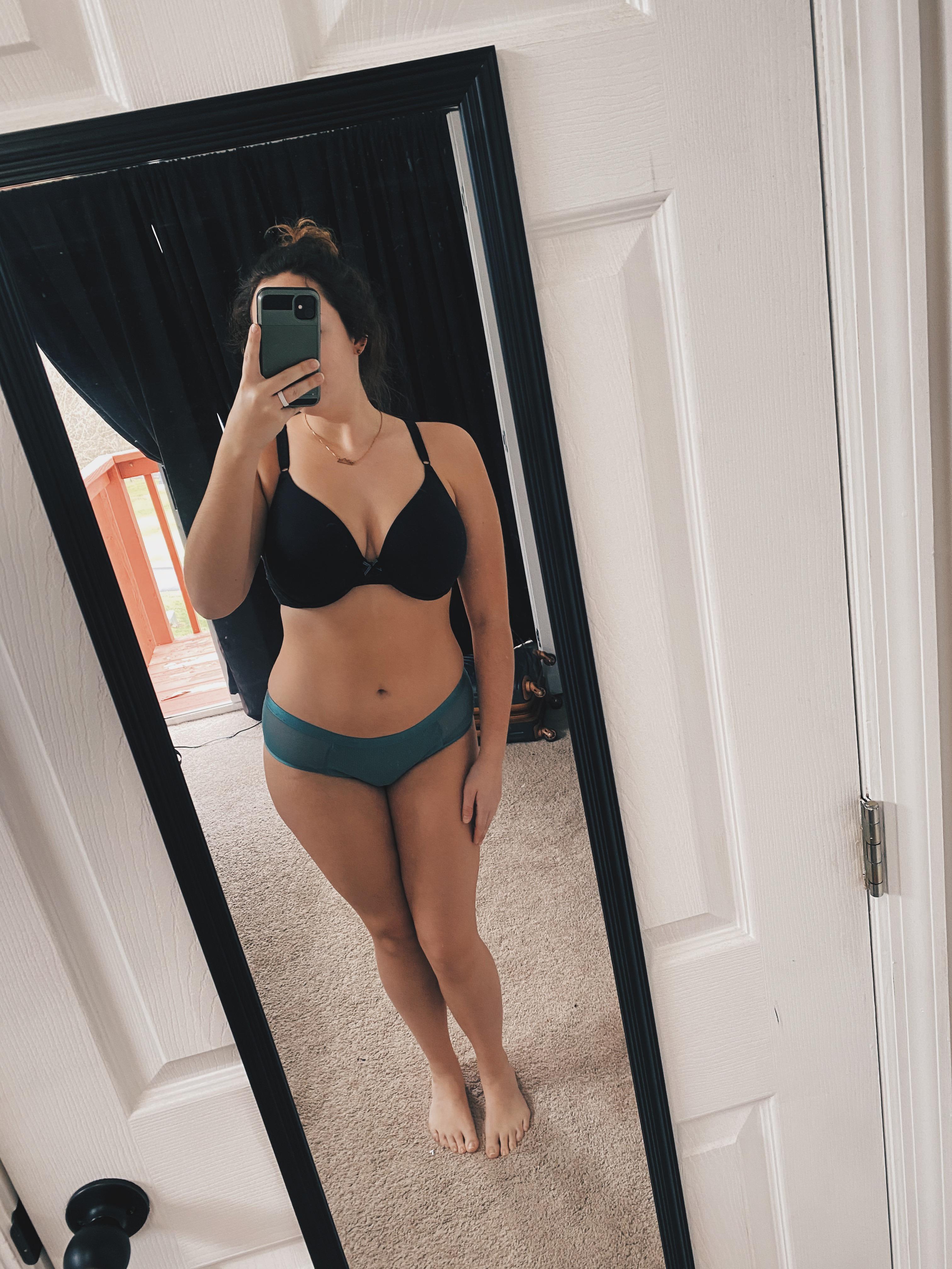 Curvaceous 😘 [F21] OC | Scrolller