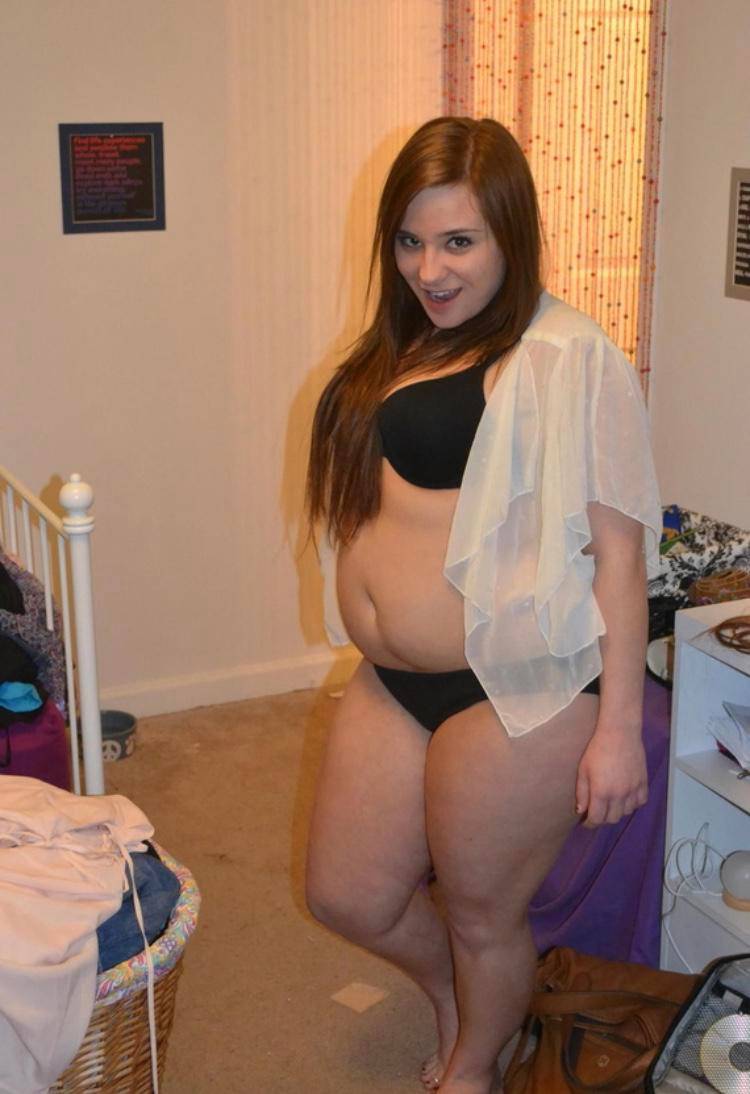 Curvy and confident! | Scrolller