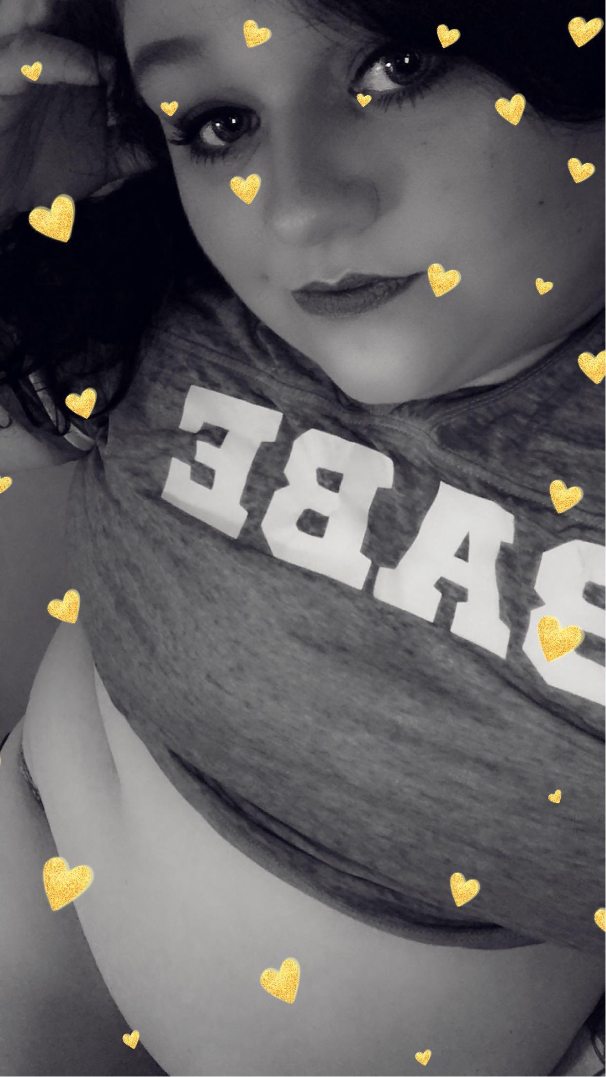 Curvy and cute [OC] [f21] | Scrolller