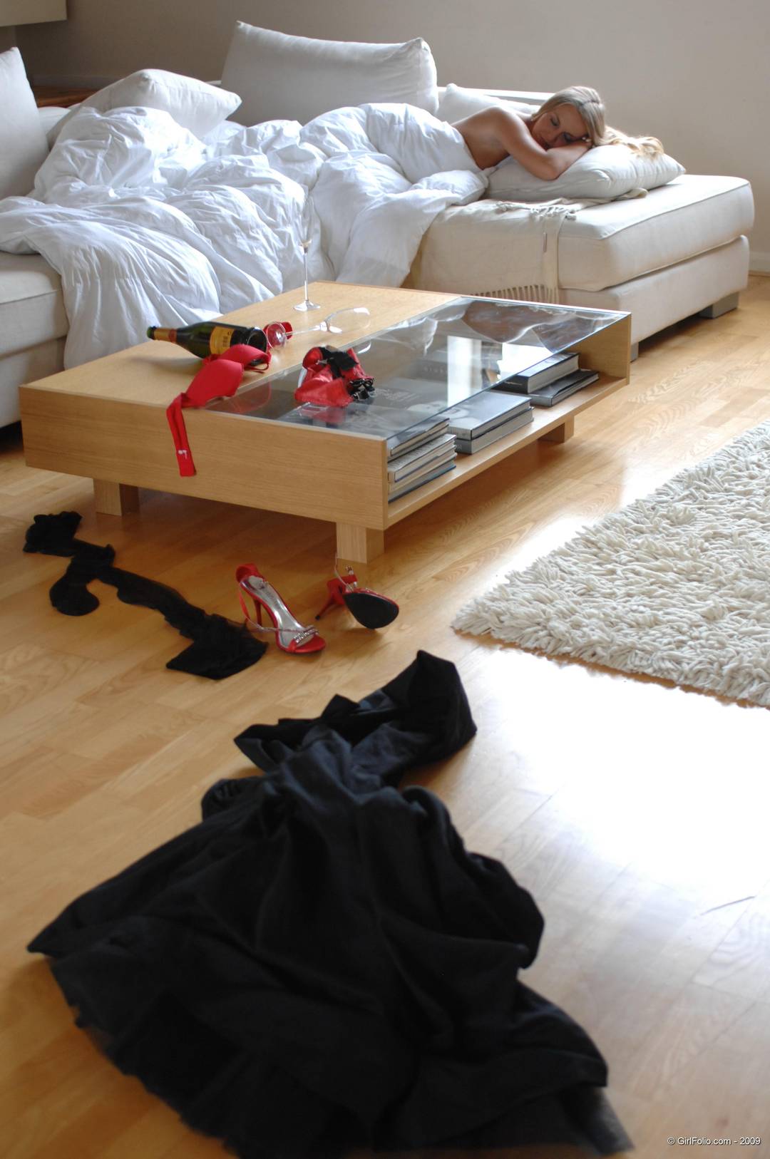 Curvy little blondy in the loft | Scrolller