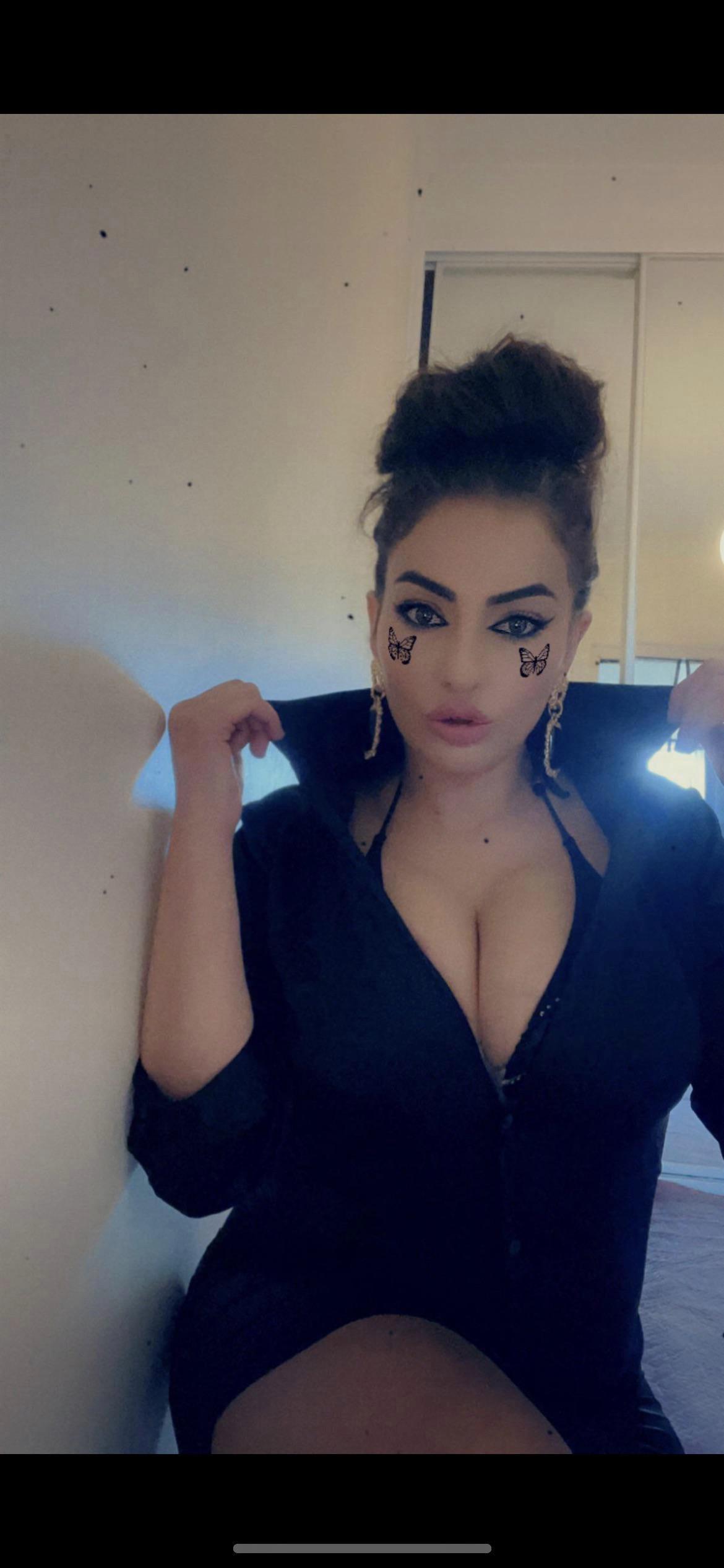 Curvy Lucious my boobs about to explode!! Dm me | Scrolller