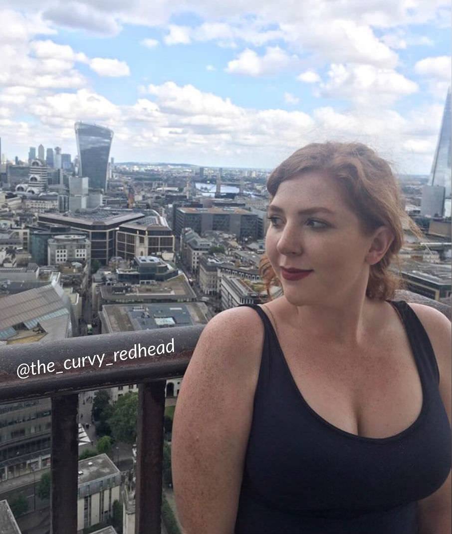 Curvy redhead | Scrolller