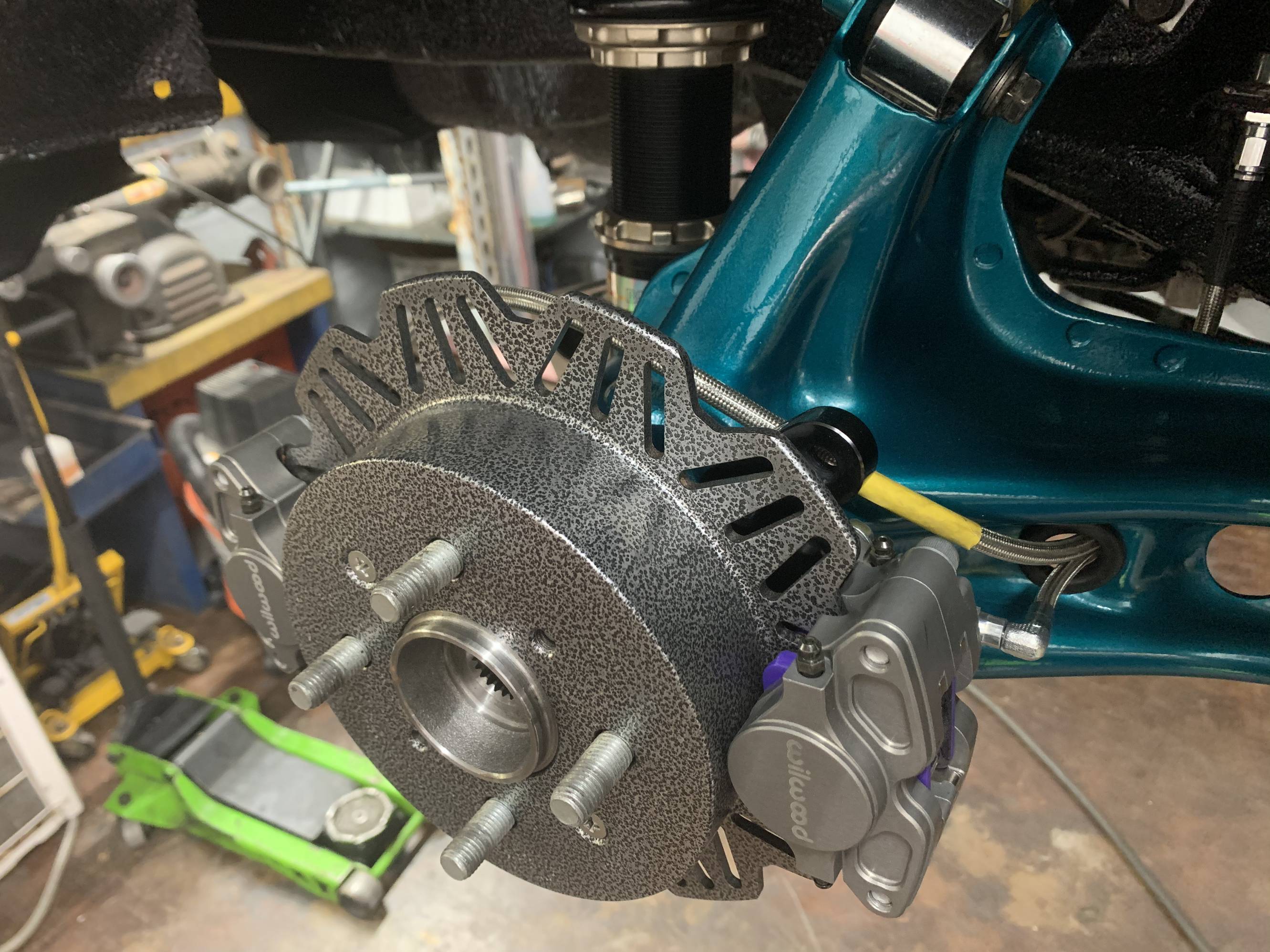 Custom brake lines in!! | Scrolller