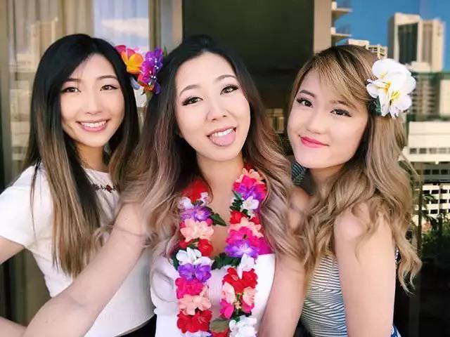 Cute Asian Trio | Scrolller
