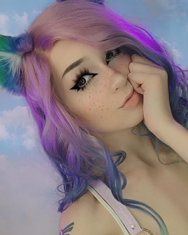 Colorful little kitten 💙 | Scrolller