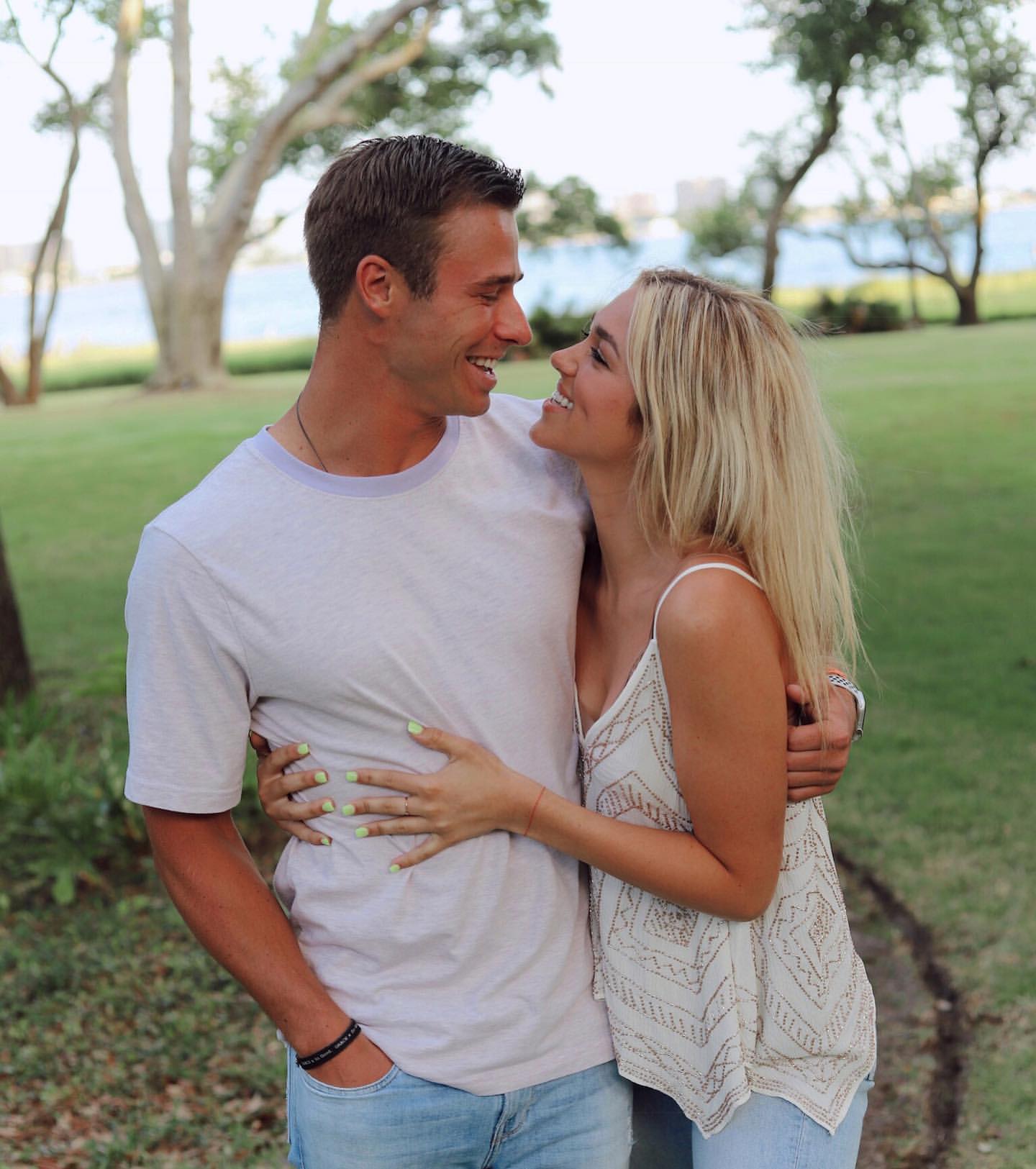 Cute couple | Scrolller