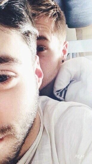 Cute Couples Selfie | Scrolller